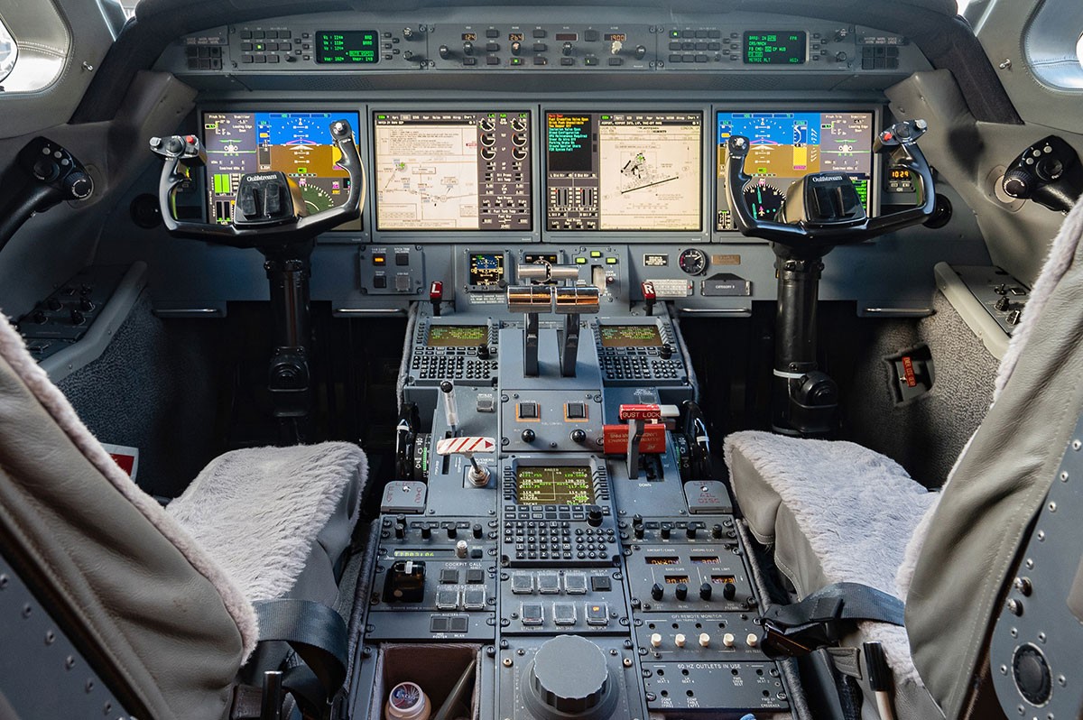 2008 Gulfstream G550 For Sale | England, UK. 12840 hrs. | AvBuyer