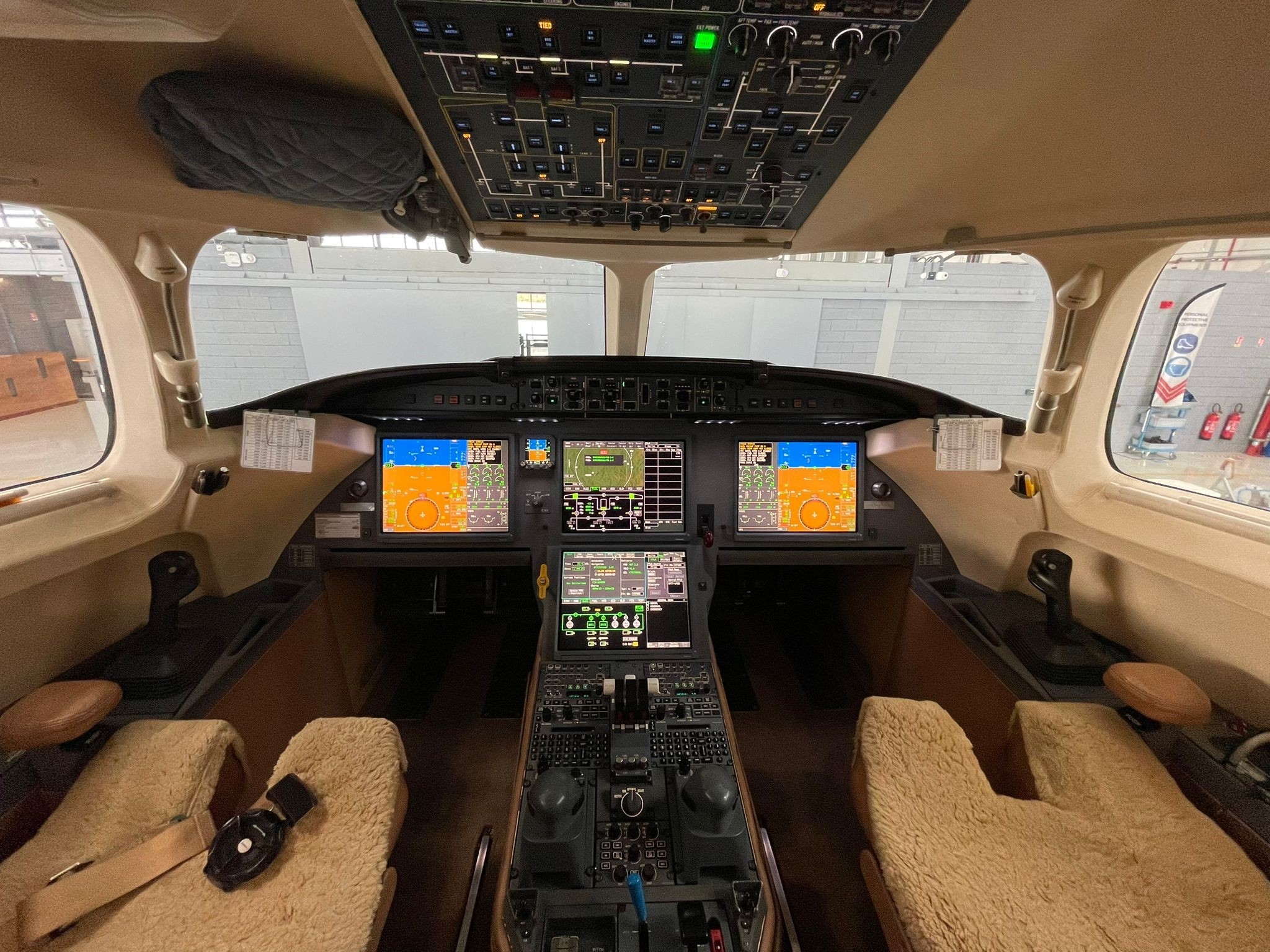 2009 Dassault Falcon 7X For Sale | LU. 5813 hrs. | AvBuyer