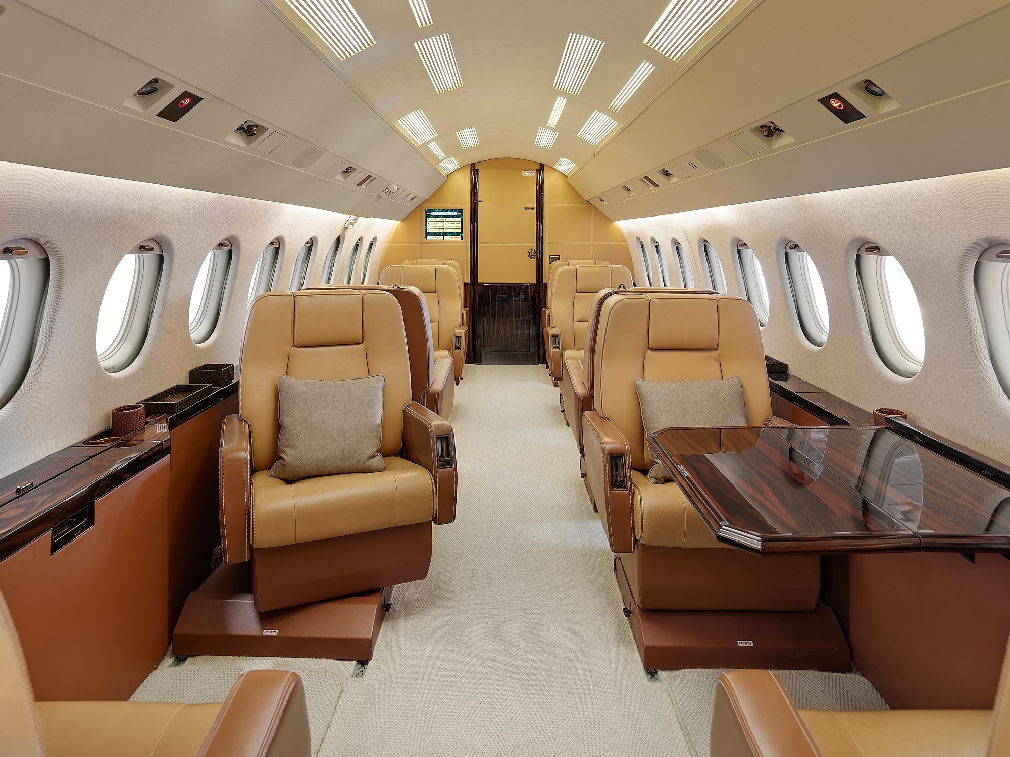 1996 Dassault Falcon 2000 For Sale | CH. 7985 hrs. | AvBuyer