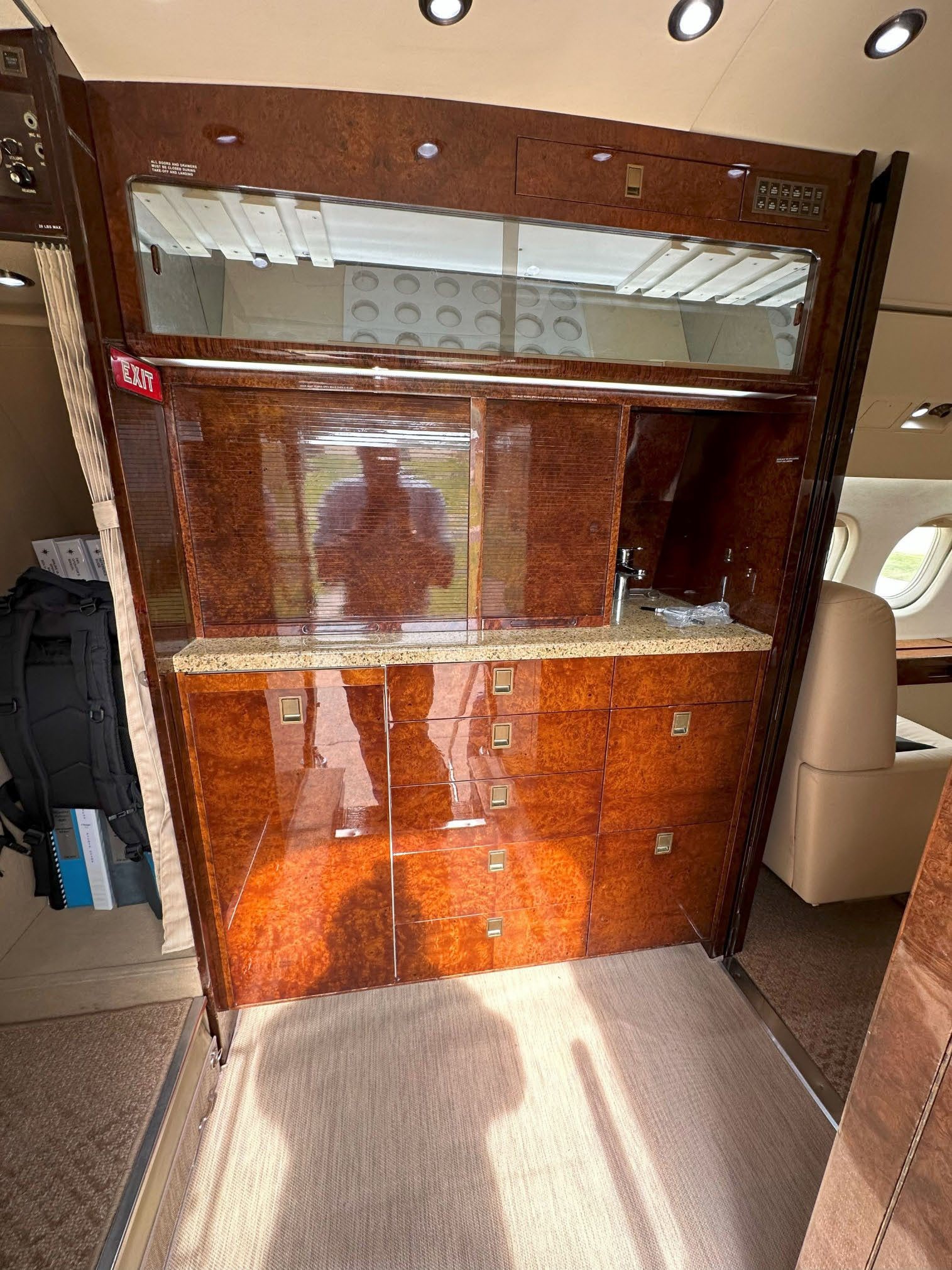 1988 Dassault Falcon 900B For Sale | AZ, US. 8045 hrs. | AvBuyer 1988 Dassault Falcon 900B For Sale | AZ, US. 8045 hrs. | AvBuyer