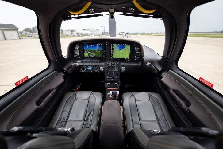 Cirrus Sr22 Interior