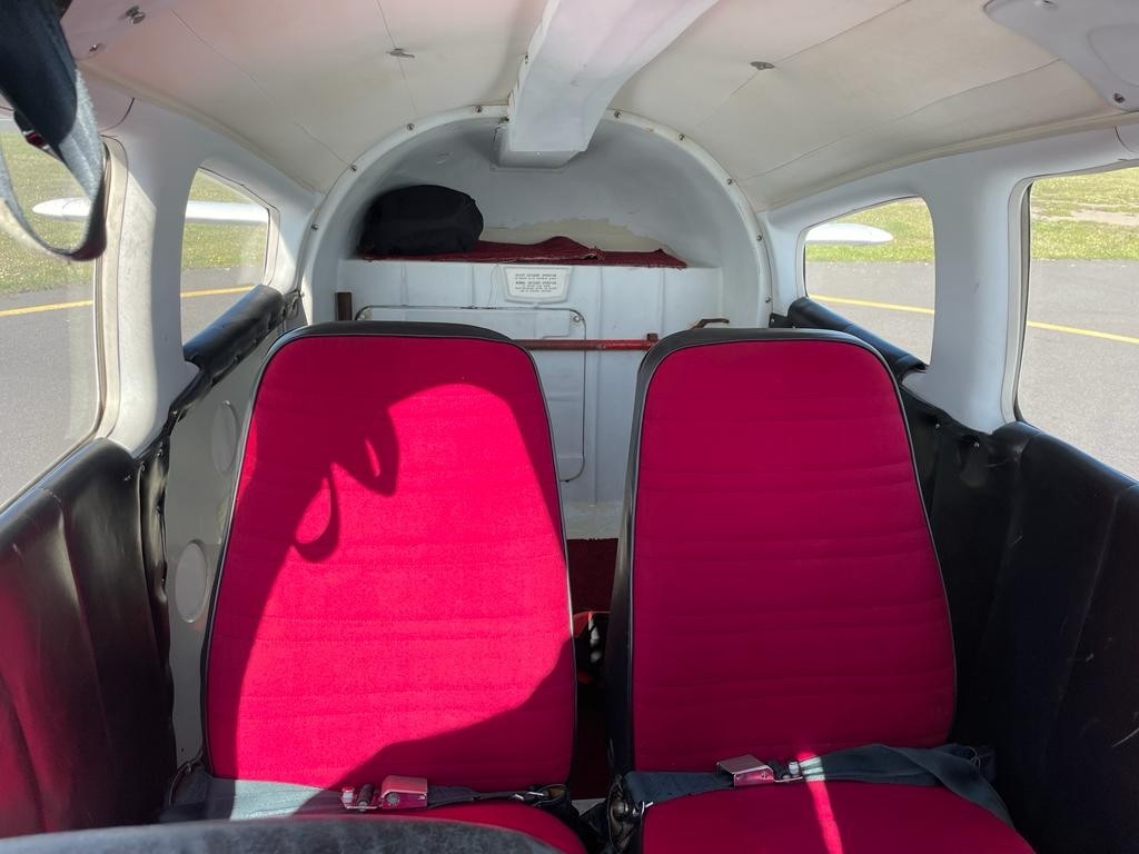 1976 Piper Archer For Sale | England, UK. 3286 hrs. | AvBuyer