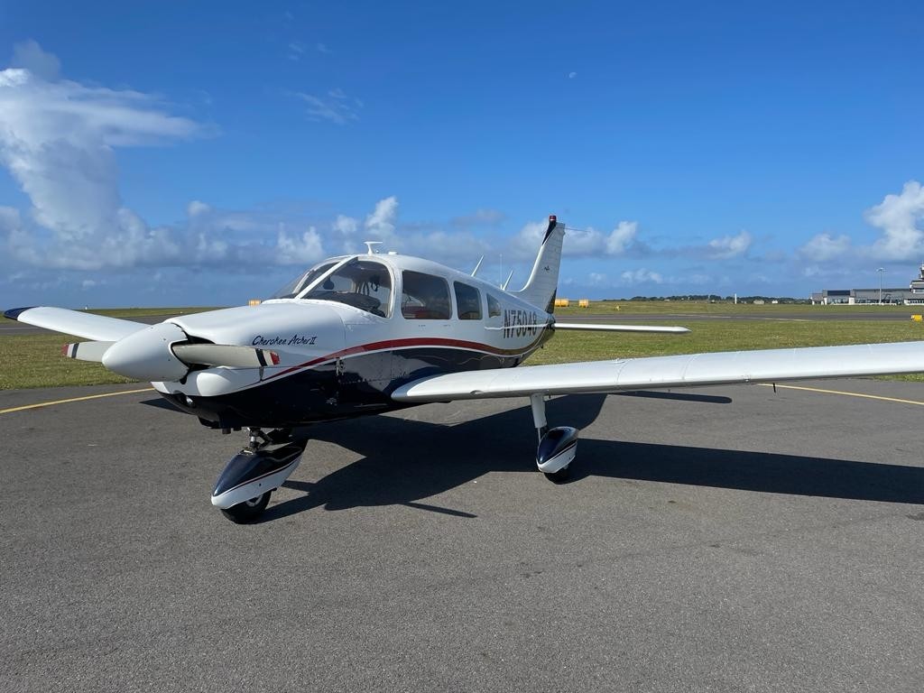 1976 Piper Archer For Sale | England, UK. 3286 hrs. | AvBuyer