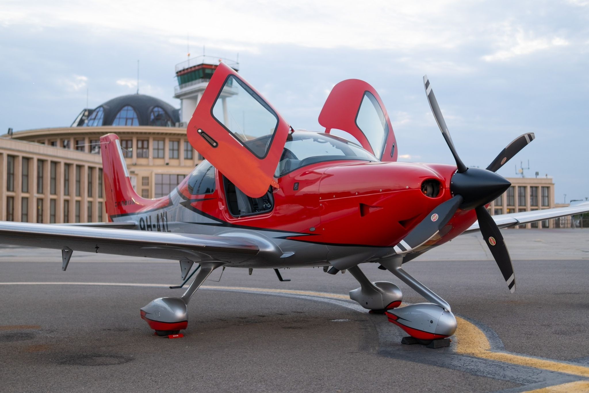 2021 Cirrus SR22T G6 GTS For Sale | Germany. 246 hrs. | AvBuyer