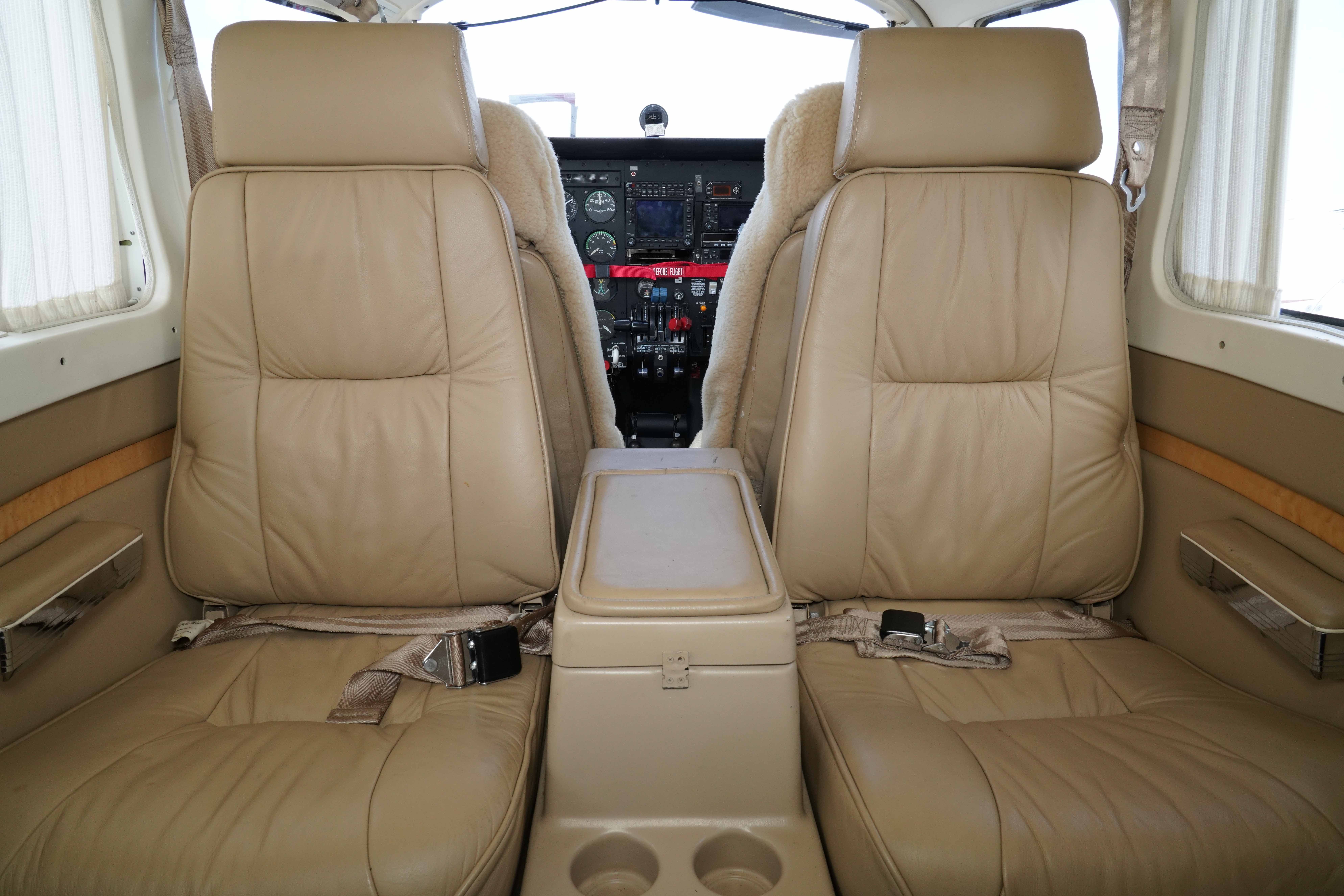 1985 Piper Seneca III For Sale | England, UK. 7018 hrs. | AvBuyer