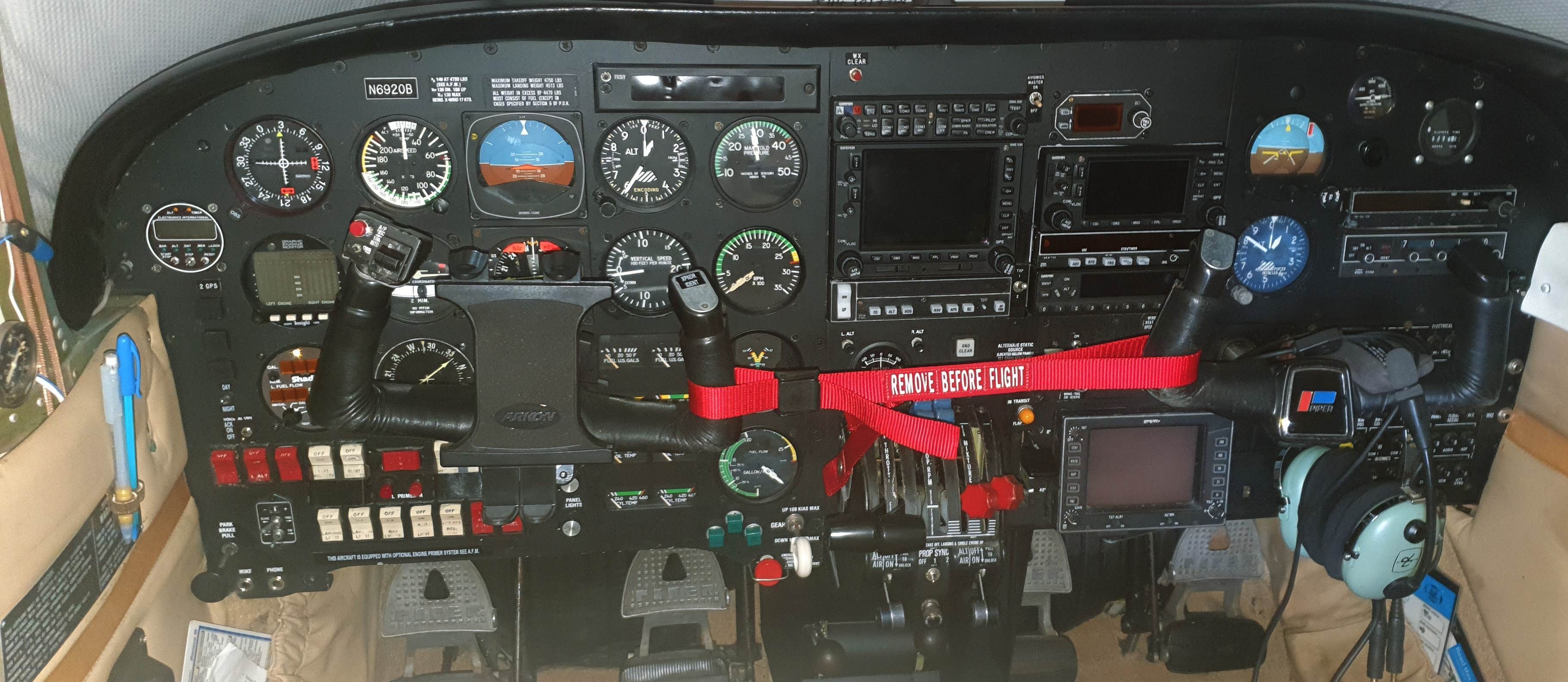 1985 Piper Seneca III For Sale | England, UK. 7018 hrs. | AvBuyer