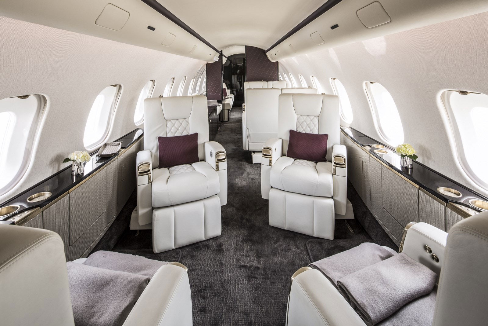 2006 Bombardier Global 5000 For Sale | England, UK. 4967 hrs. | AvBuyer