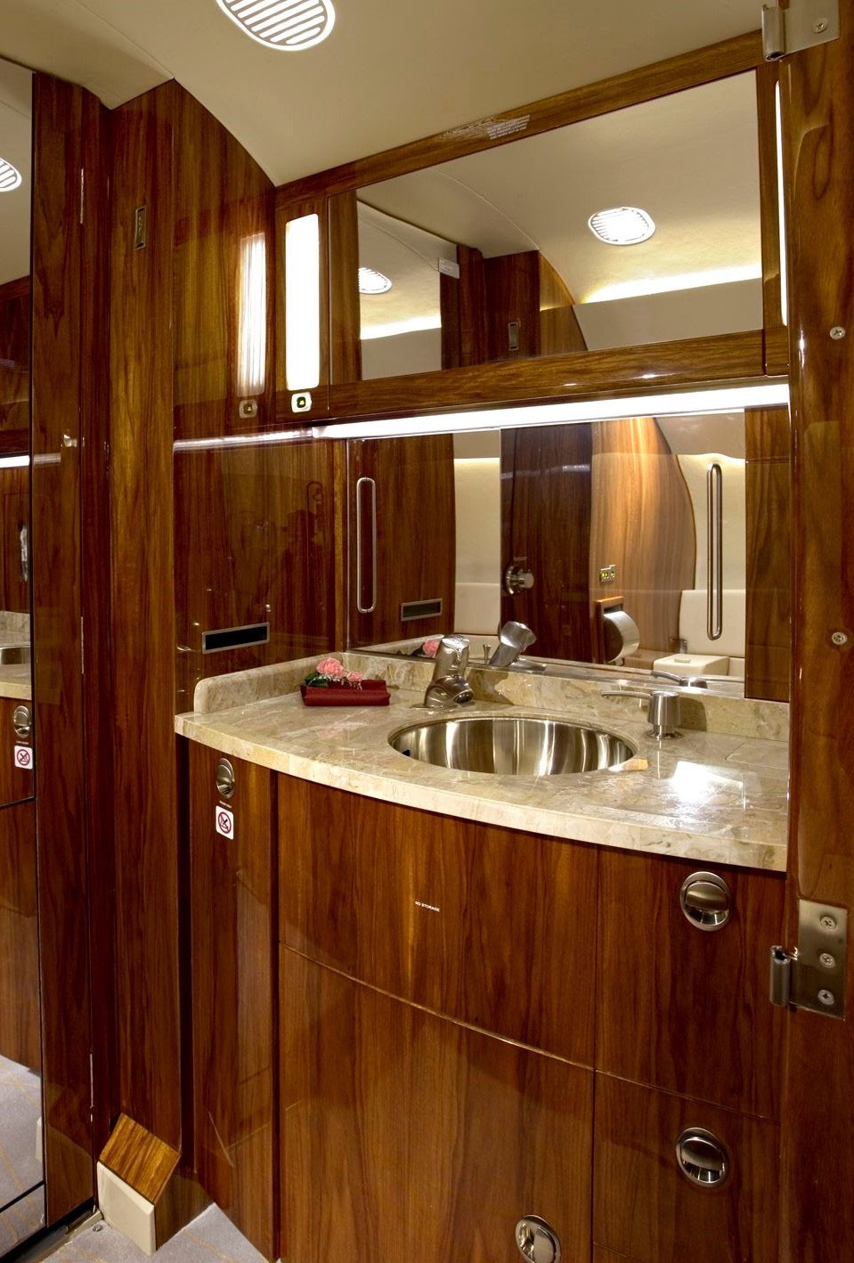 2009 Dassault Falcon 2000LX For Sale | Malaysia. 2543 hrs. | AvBuyer