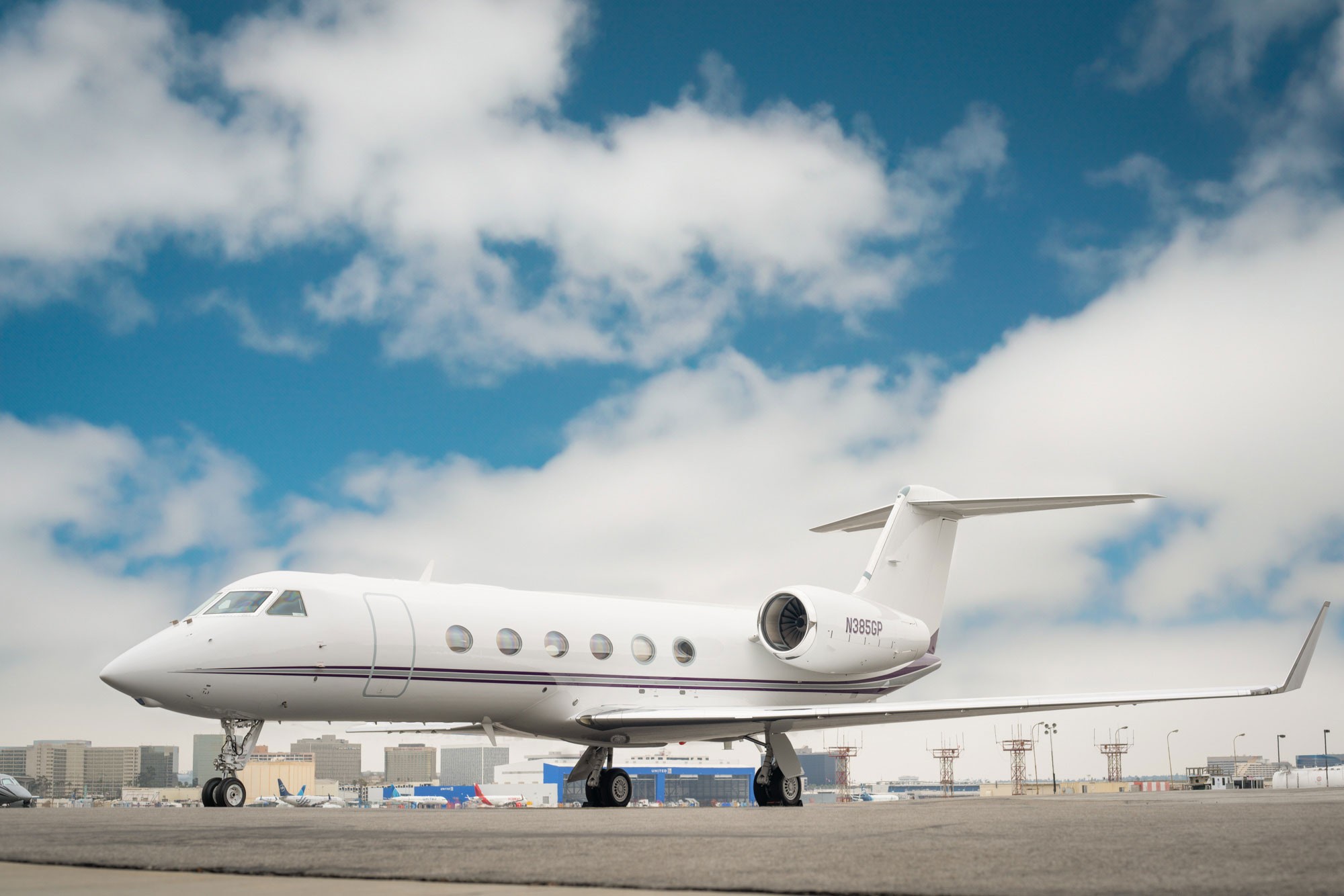 2007 Gulfstream G450 For Sale | CA, US. 6964 hrs. | AvBuyer
