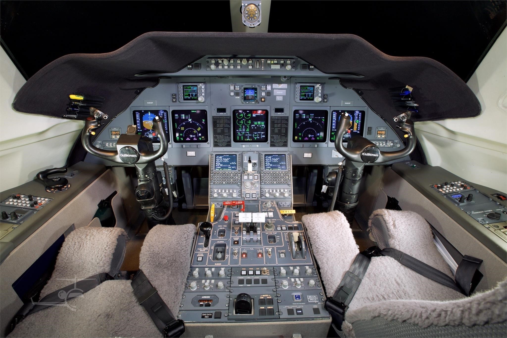 2006 Gulfstream G200 For Sale | FL, US. 8970 hrs. | AvBuyer