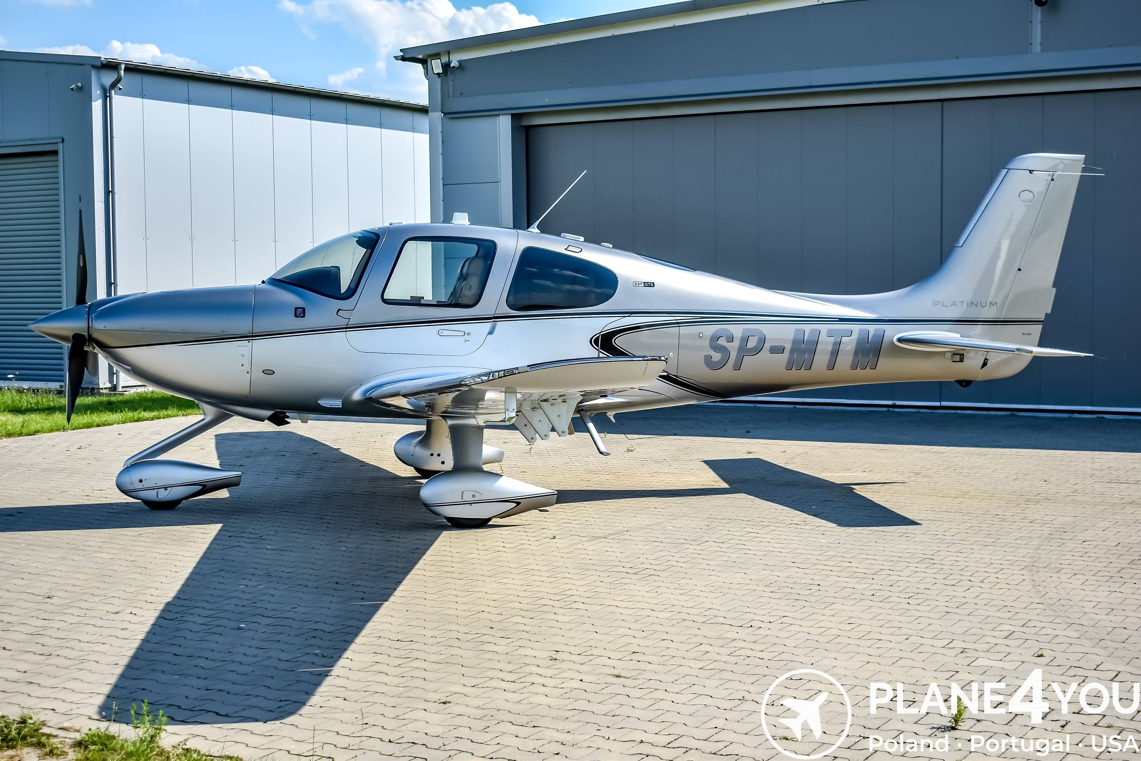 2020 Cirrus SR22T G6 GTS For Sale | Poland. 414 hrs. | AvBuyer