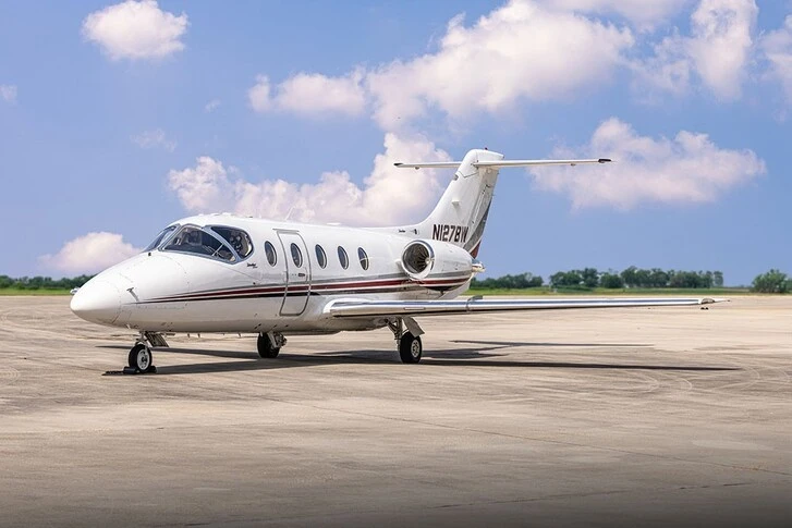 2006 Hawker 400XP For Sale | IL, US. 4800 hrs. | AvBuyer