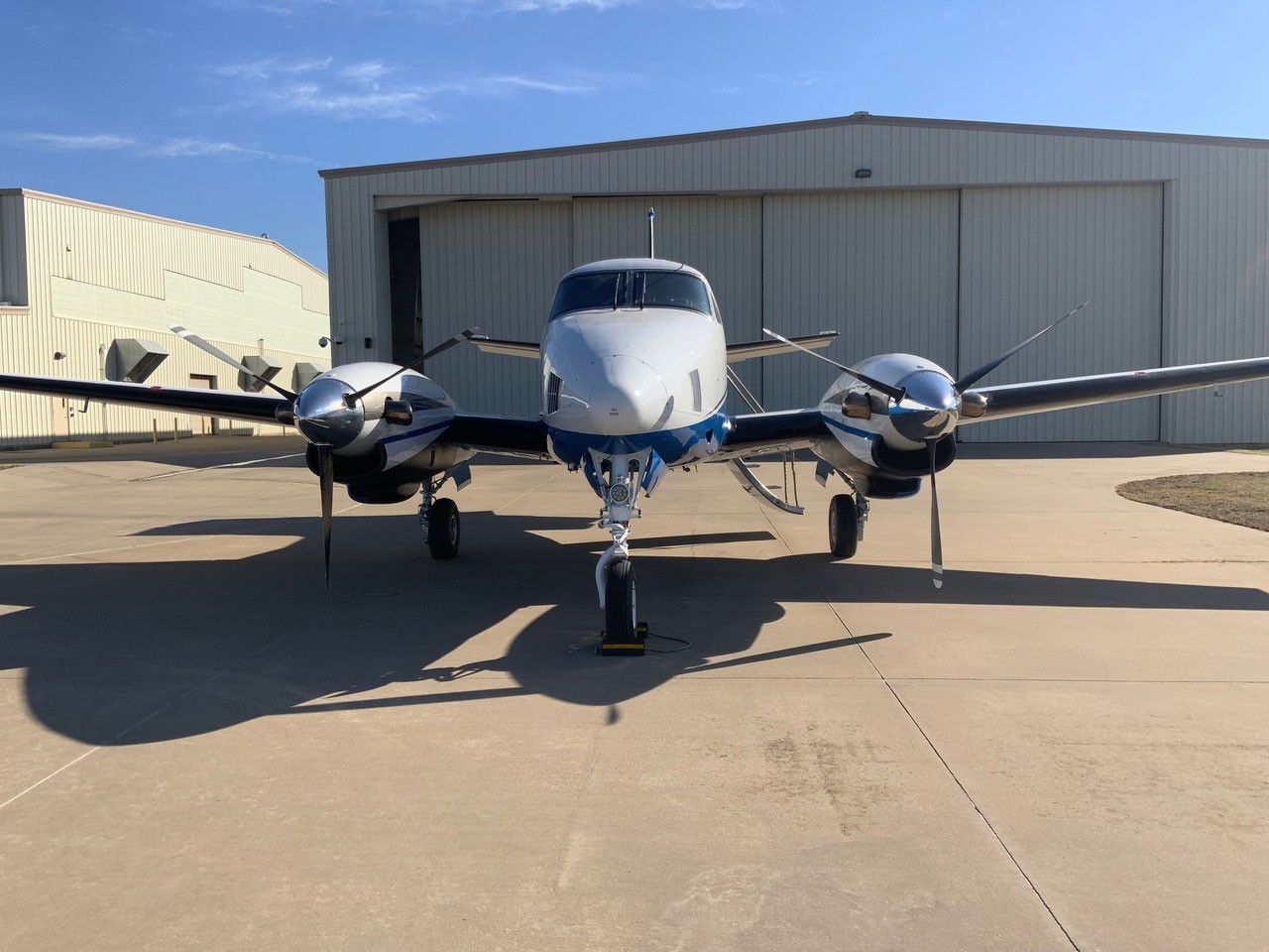 1970 Beechcraft King Air B90 For Sale | CA, US. 8214 hrs. | AvBuyer