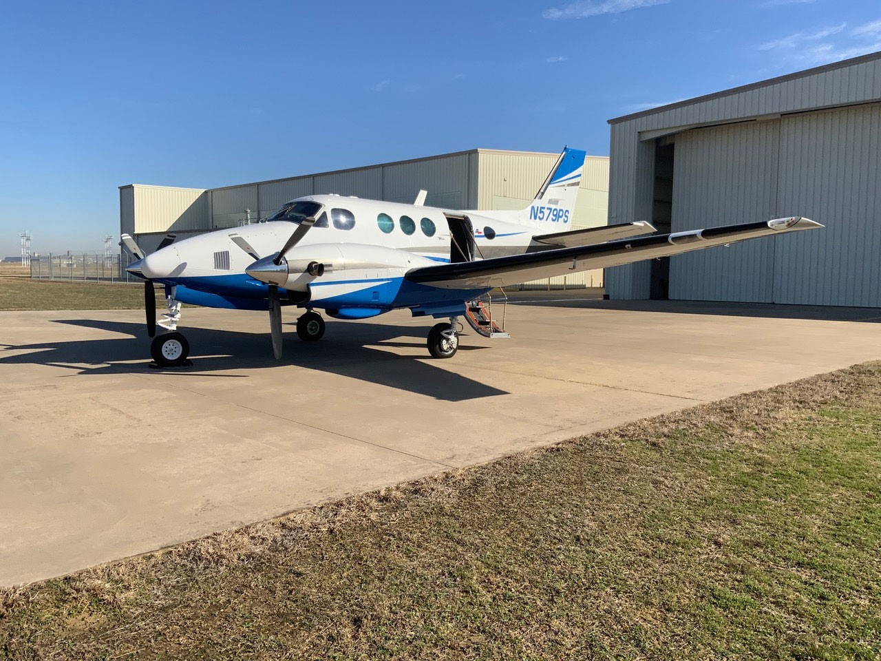 1970 Beechcraft King Air B90 For Sale | CA, US. 8214 hrs. | AvBuyer