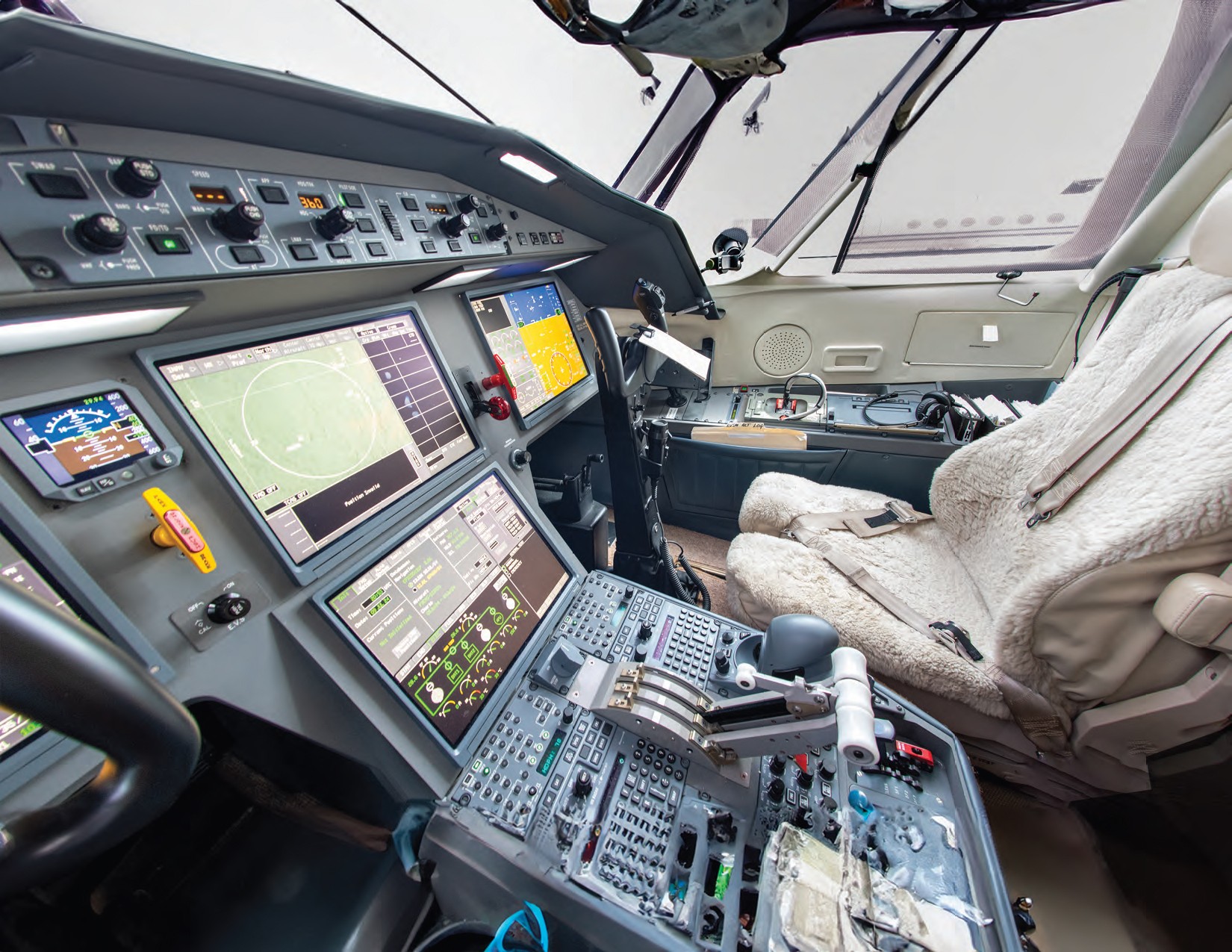 New & Used Falcon 900LX Jets Worldwide | AvBuyer