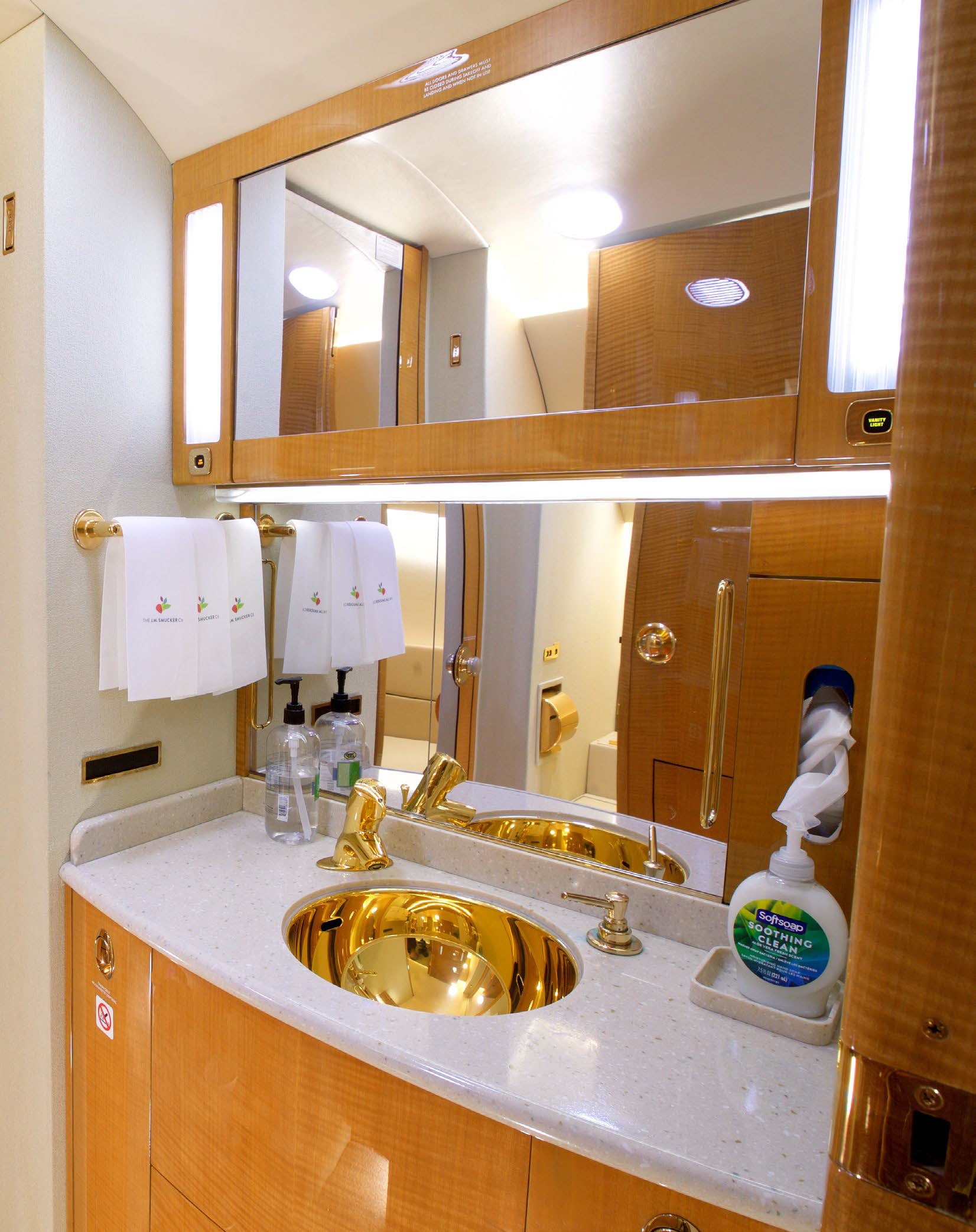 2009 Dassault Falcon 2000LX For Sale | VA, US. 5019 hrs. | AvBuyer