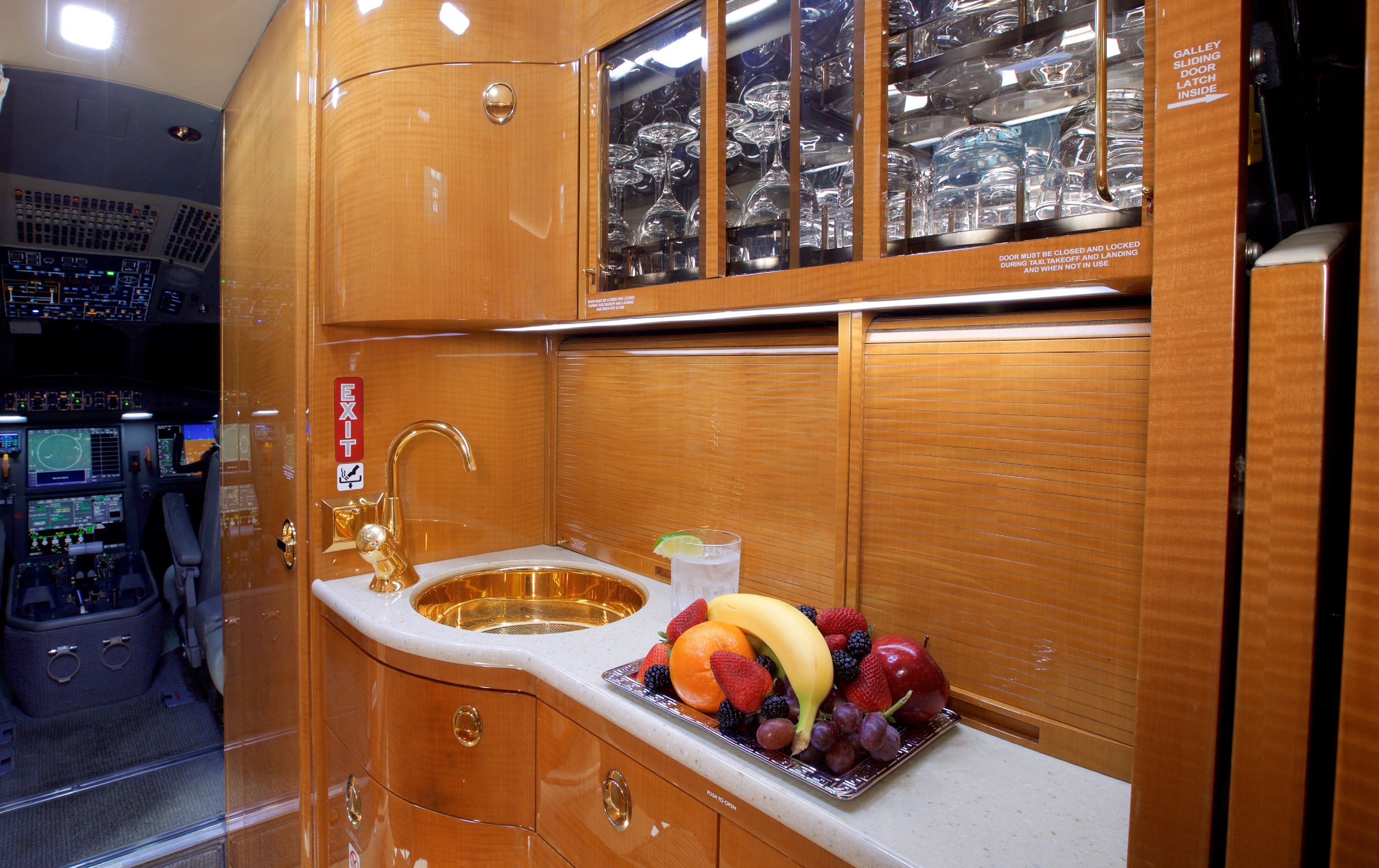 2009 Dassault Falcon 2000LX For Sale | VA, US. 5019 hrs. | AvBuyer