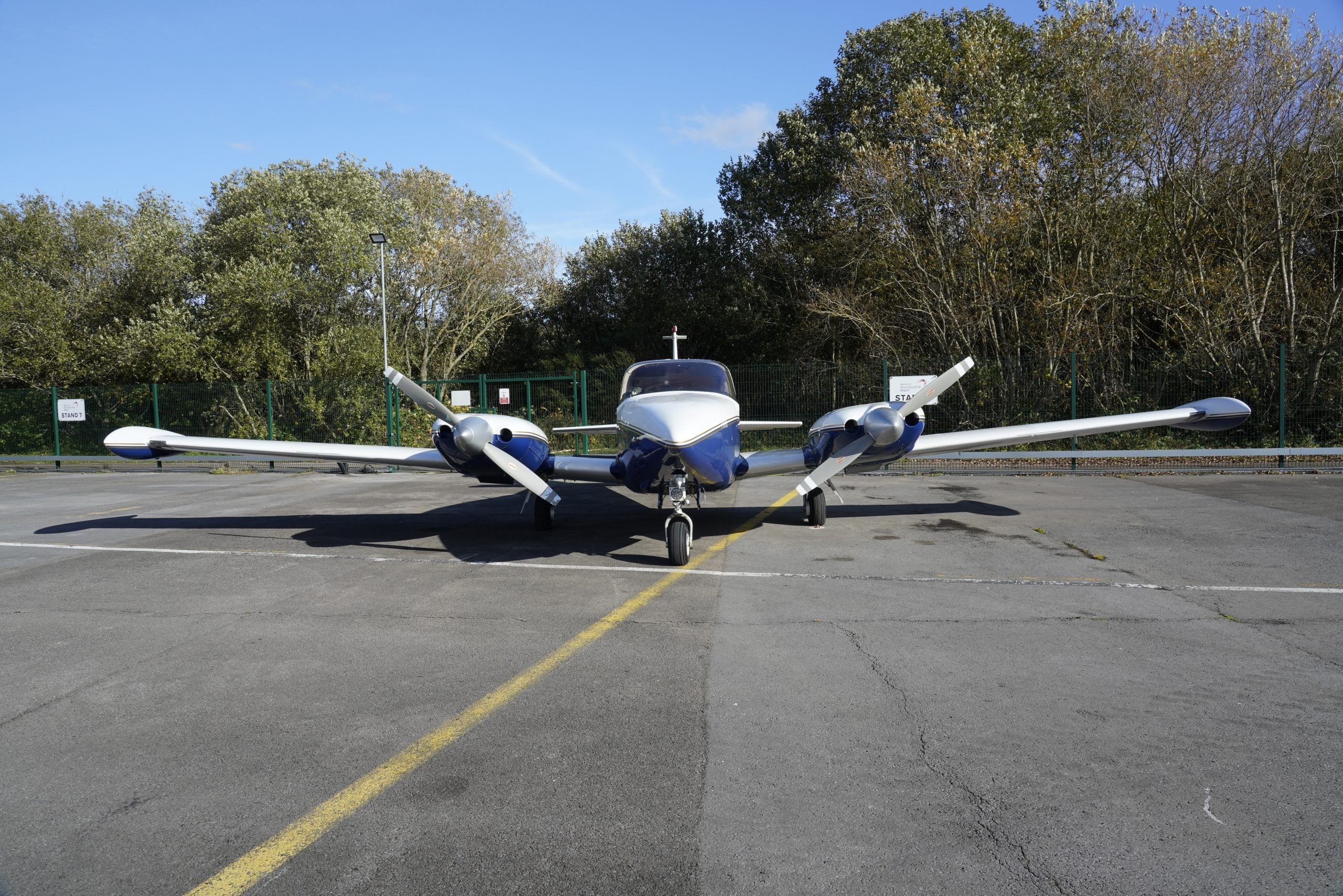 1969 Piper Twin Comanche For Sale | England, UK. 4361.18 hrs. | AvBuyer