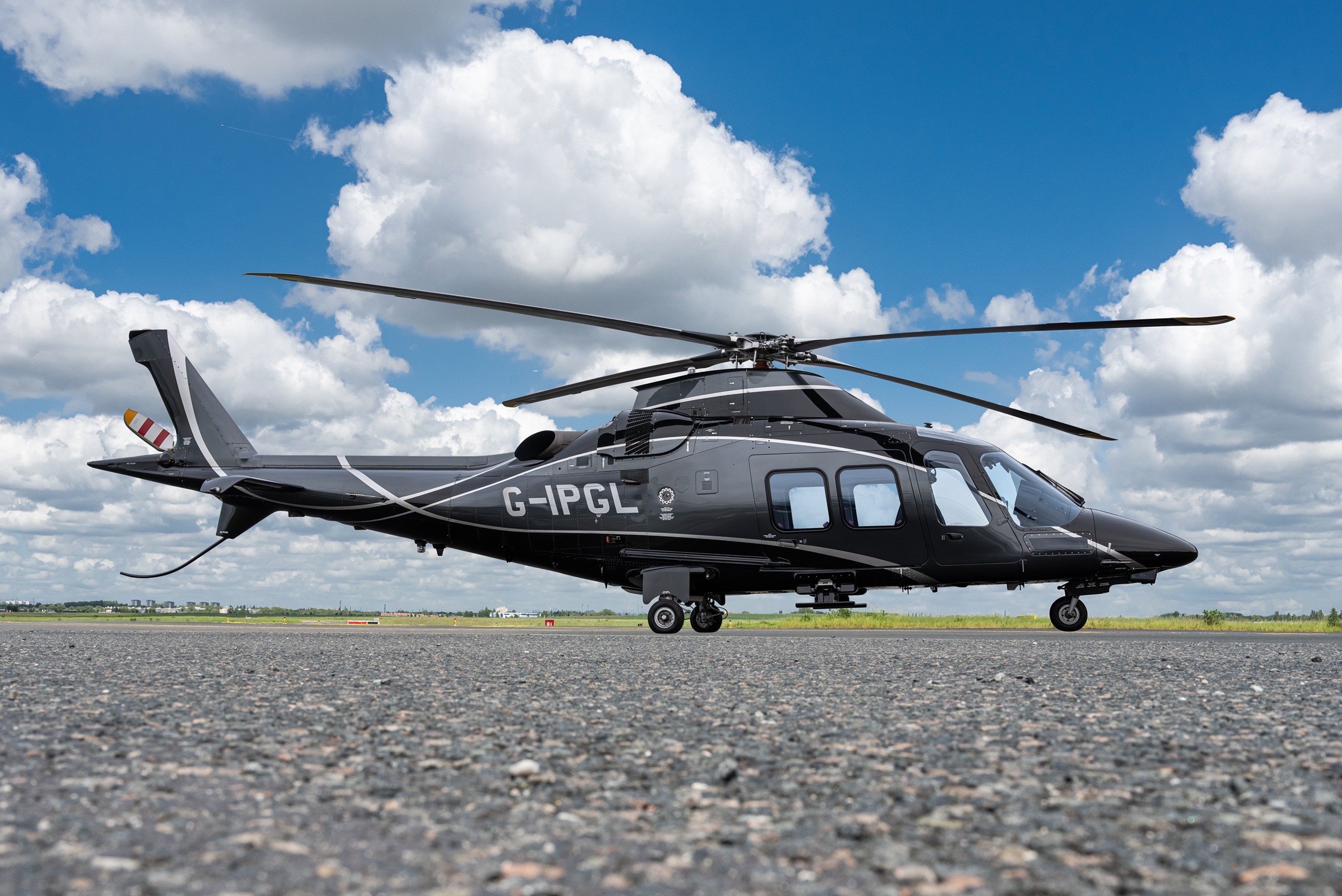 2012 Agusta AW109 SP GrandNew For Sale | England, UK. 2554 hrs. | AvBuyer