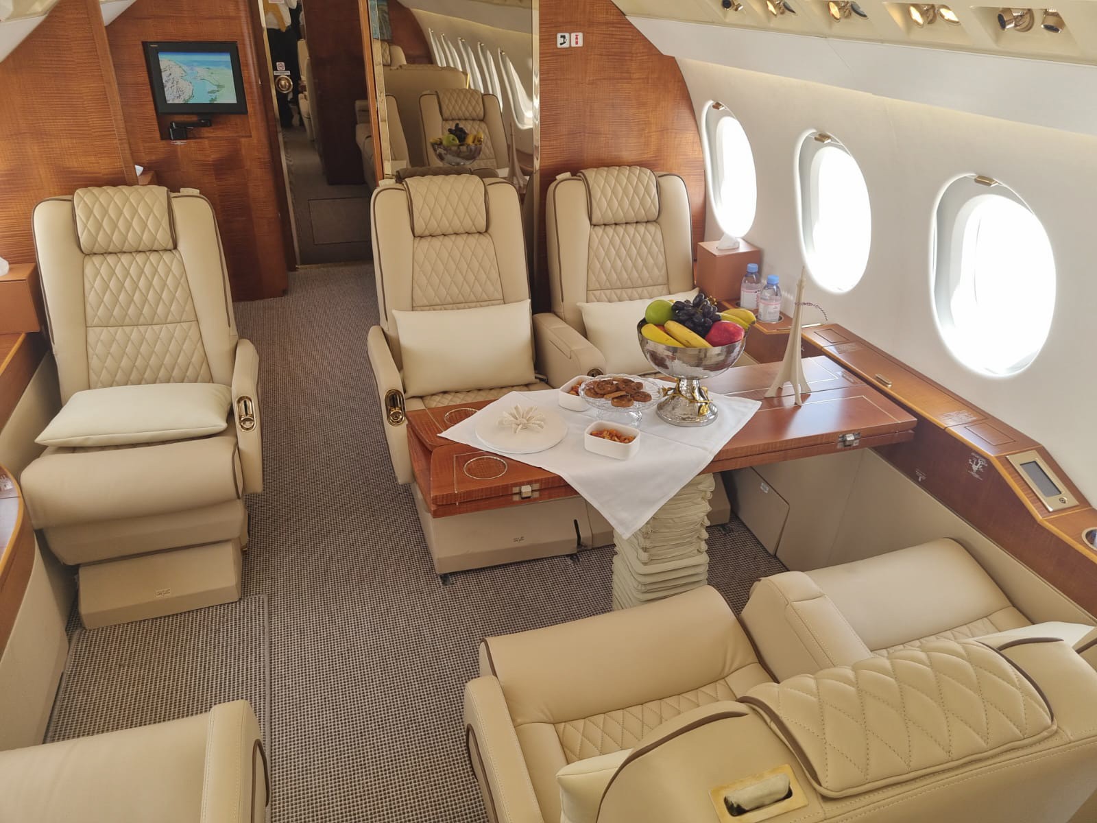 Dassault Falcon 900DX For Sale | UAE. 0 | AvBuyer
