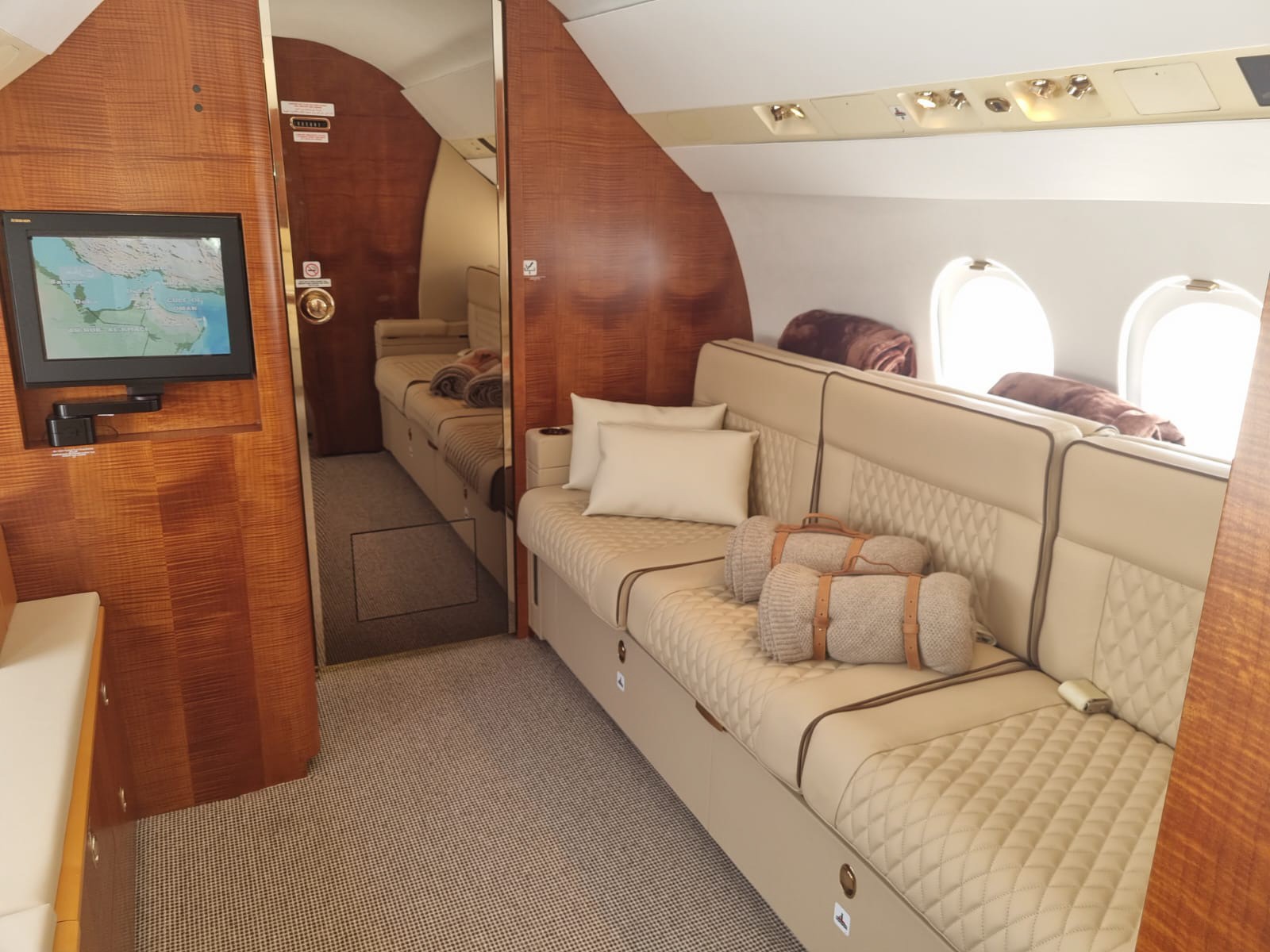 New & Used Falcon 900LX Jets Worldwide | AvBuyer