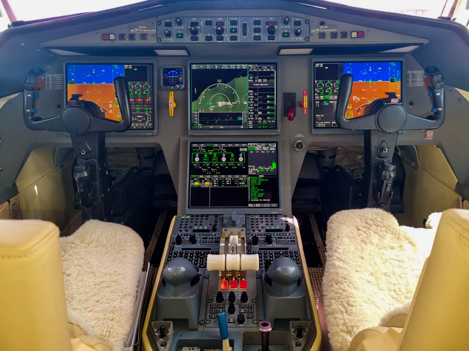 New & Used Falcon 900LX Jets Worldwide | AvBuyer