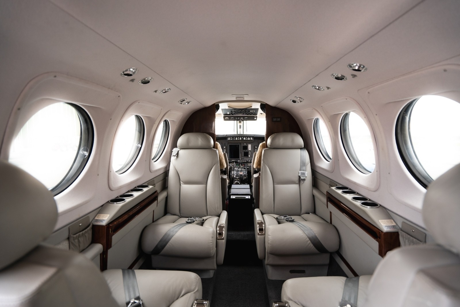 2011 Beechcraft King Air C90GTx For Sale | Germany. 1380 | AvBuyer