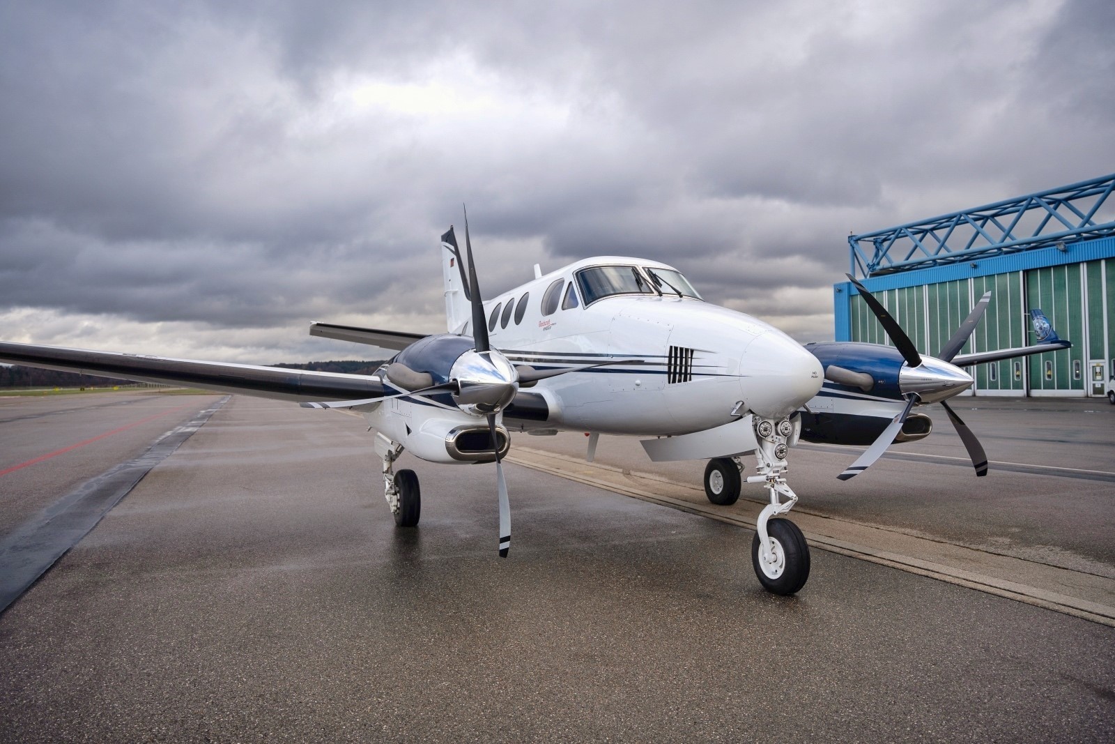 2011 Beechcraft King Air C90GTx For Sale | Germany. 1380 | AvBuyer