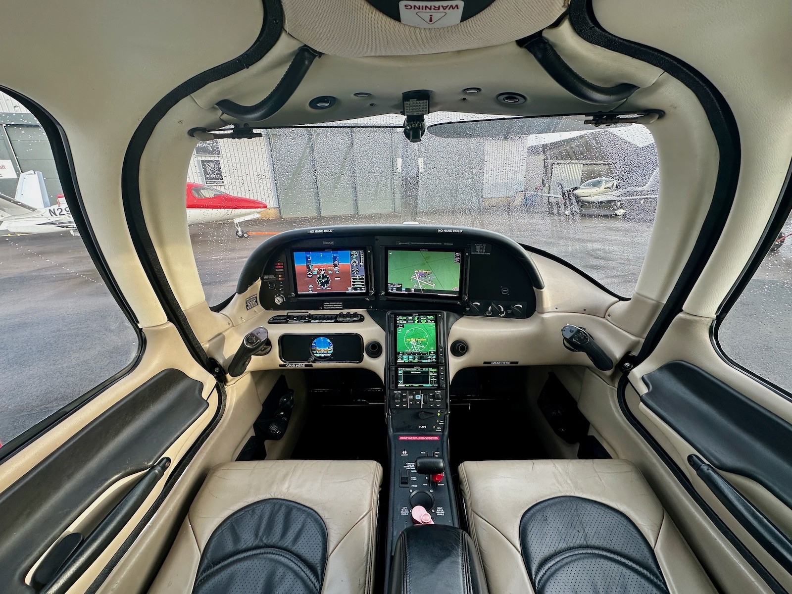 2004 Cirrus SR22 G2 For Sale | England, UK. 2195 hrs. | AvBuyer