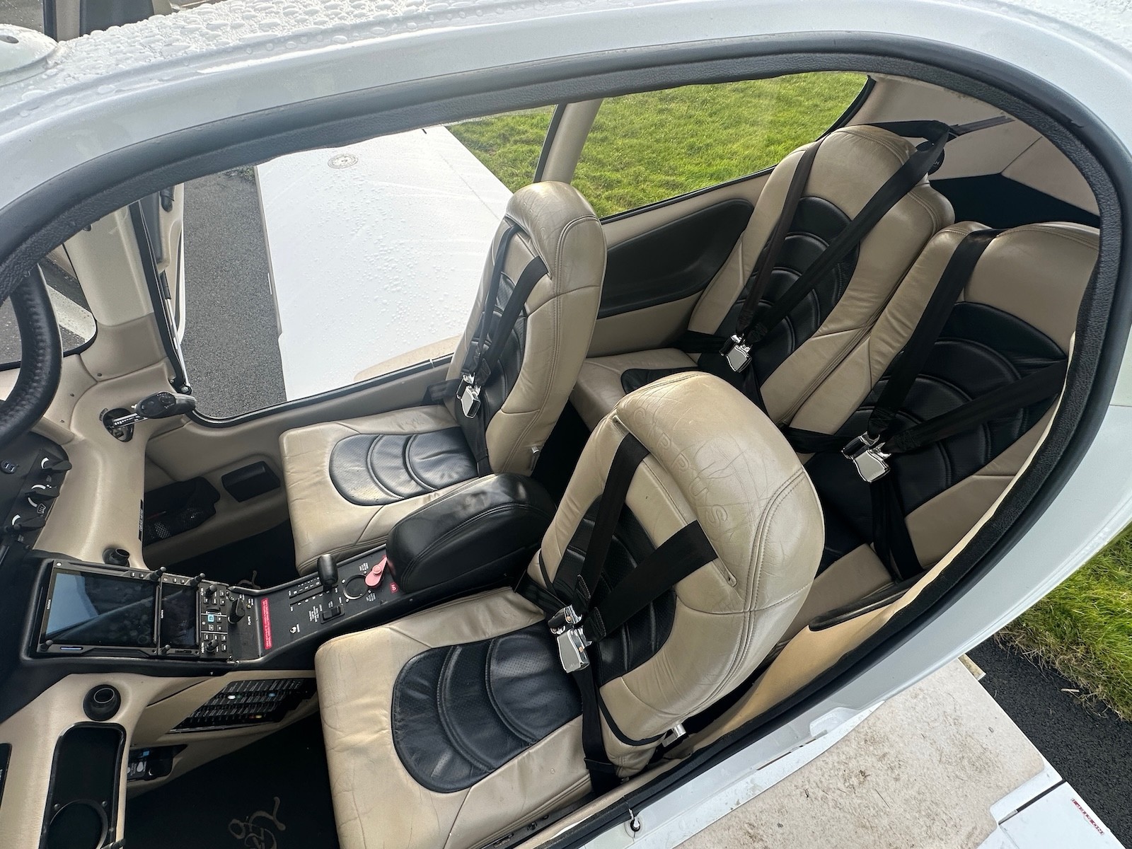 2004 Cirrus SR22 G2 For Sale | England, UK. 2195 hrs. | AvBuyer