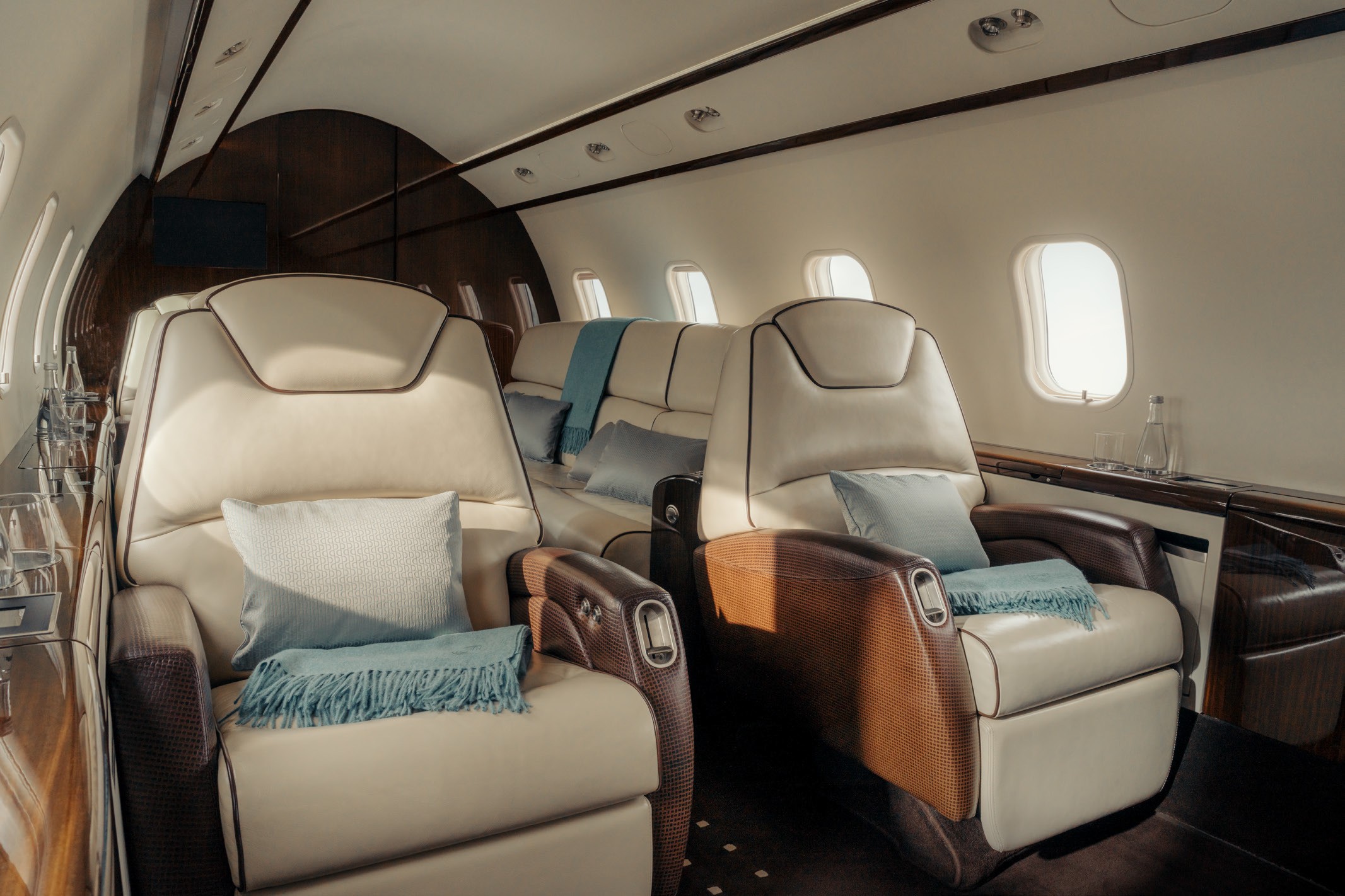 Bombardier Challenger 300 Jets for Sale Worldwide | AvBuyer