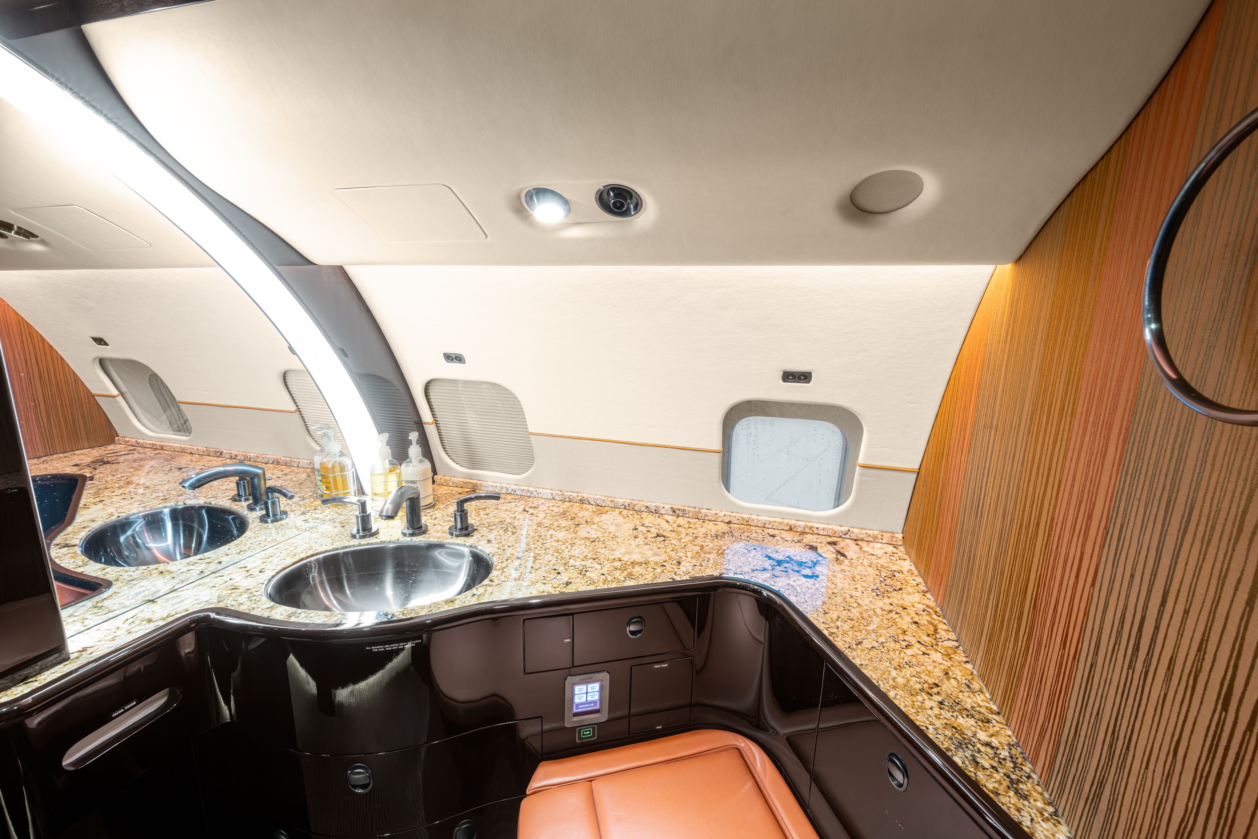 2010 Bombardier Global Express XRS For Sale | MO, US. 4345.7 hrs. | AvBuyer