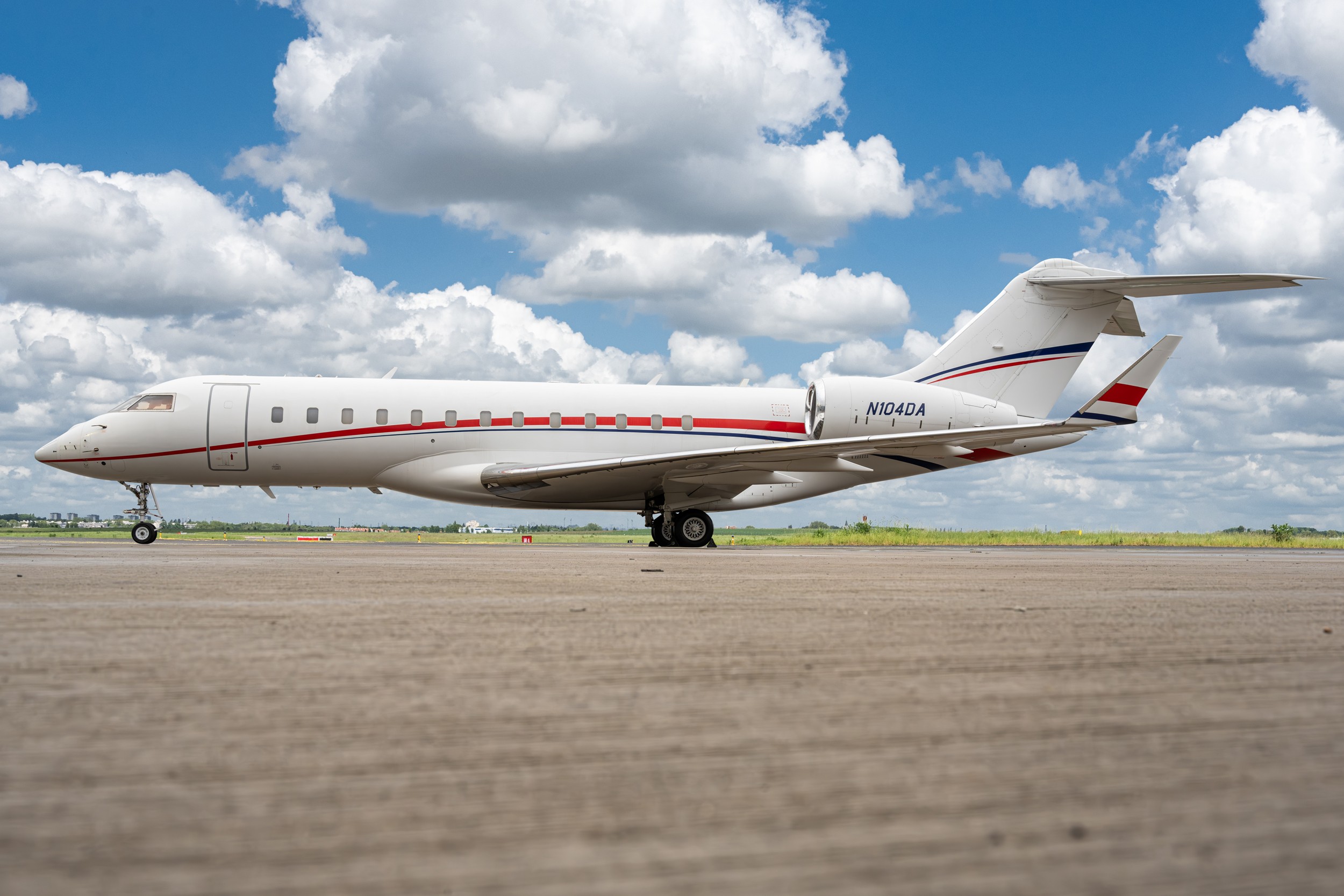 2010 Bombardier Global Express XRS For Sale | MO, US. 4345.7 hrs. | AvBuyer
