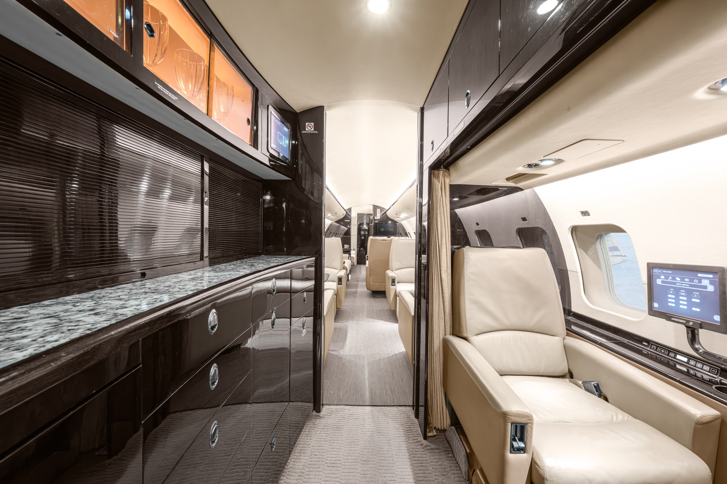 2010 Bombardier Global Express XRS For Sale | MO, US. 4345.7 hrs. | AvBuyer