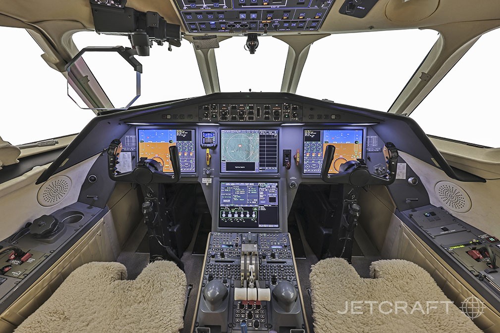 New & Used Falcon 900LX Jets Worldwide | AvBuyer