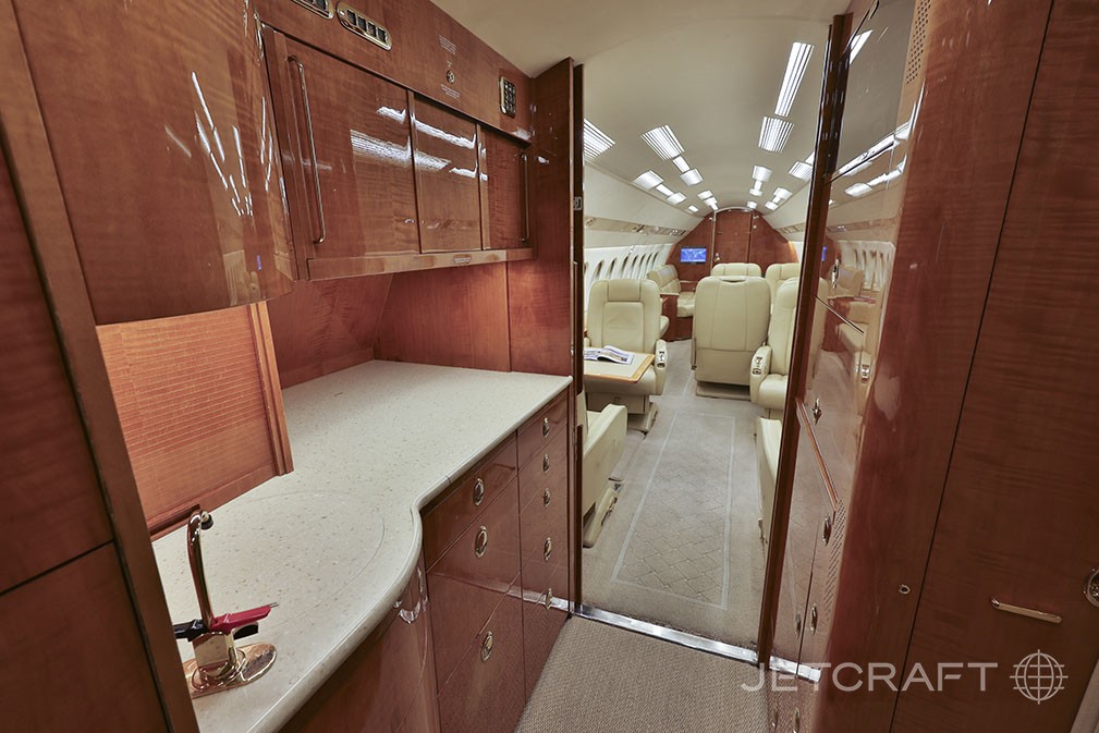 New & Used Falcon 900LX Jets Worldwide | AvBuyer