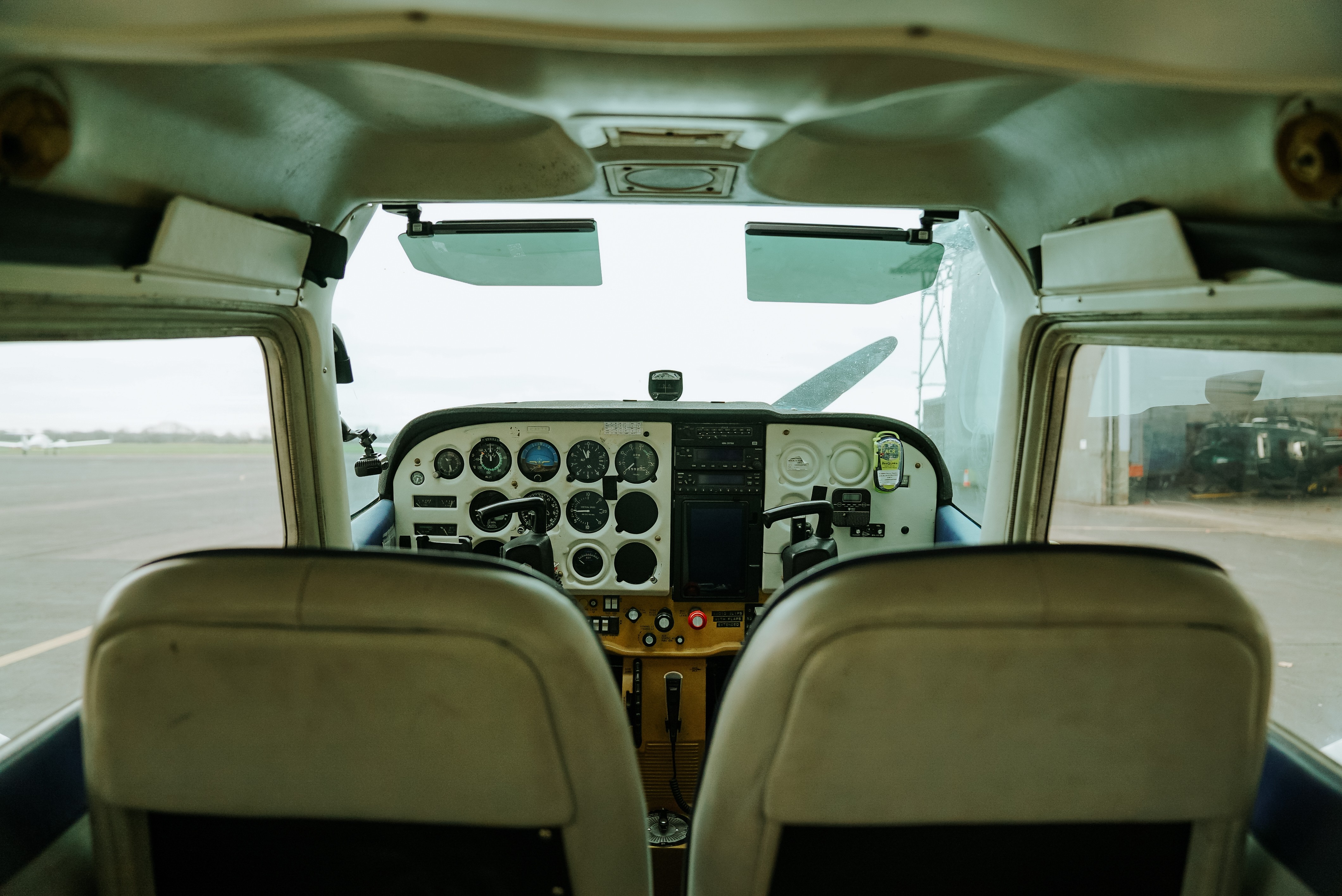 1978 Cessna F-172 For Sale | England, UK. 3782 hrs. | AvBuyer