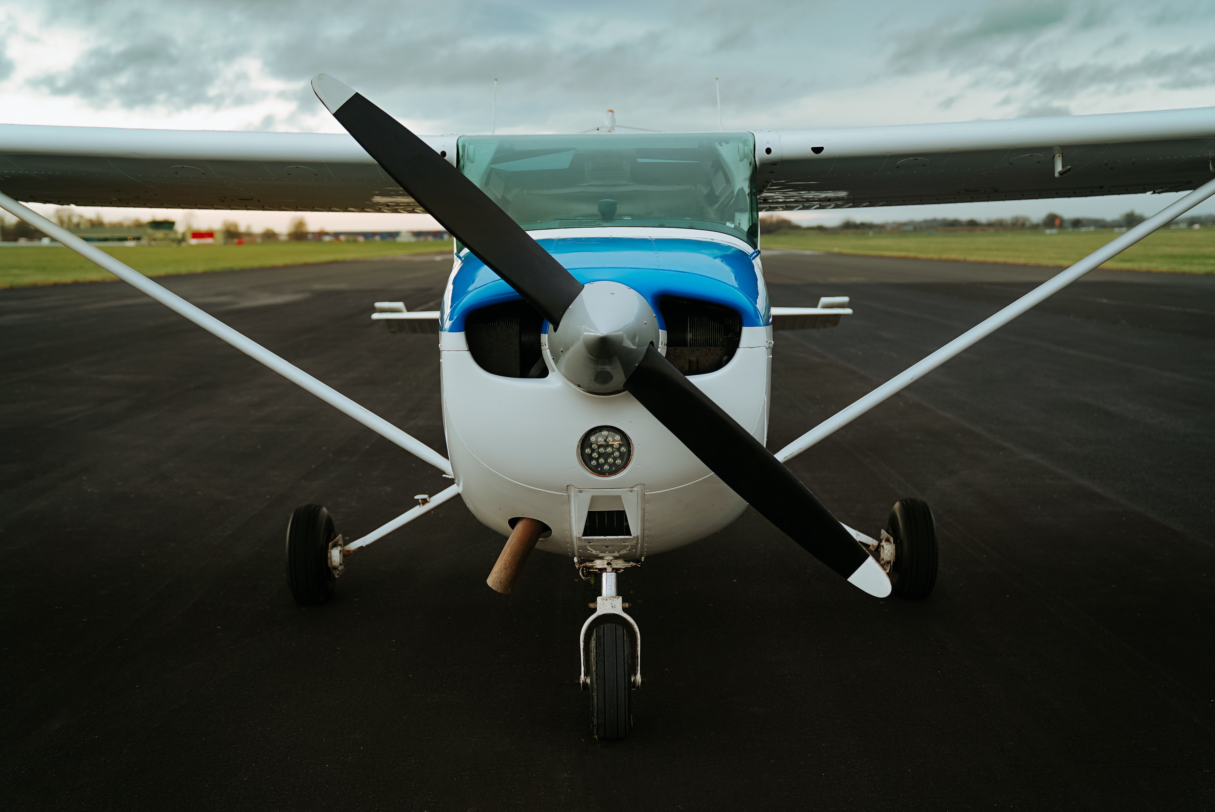1978 Cessna F-172 For Sale | England, UK. 3782 hrs. | AvBuyer