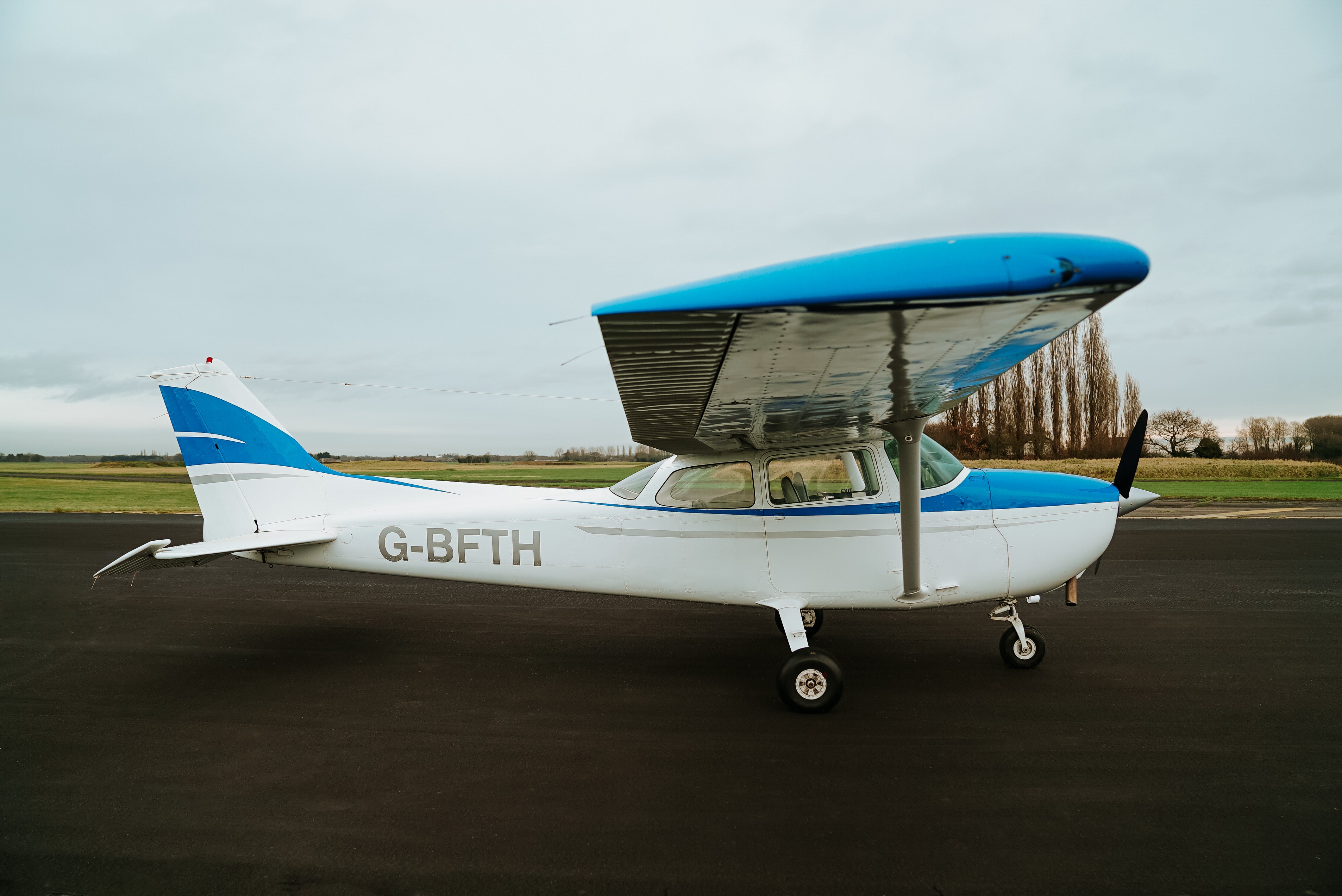 1978 Cessna F-172 For Sale | England, UK. 3782 hrs. | AvBuyer