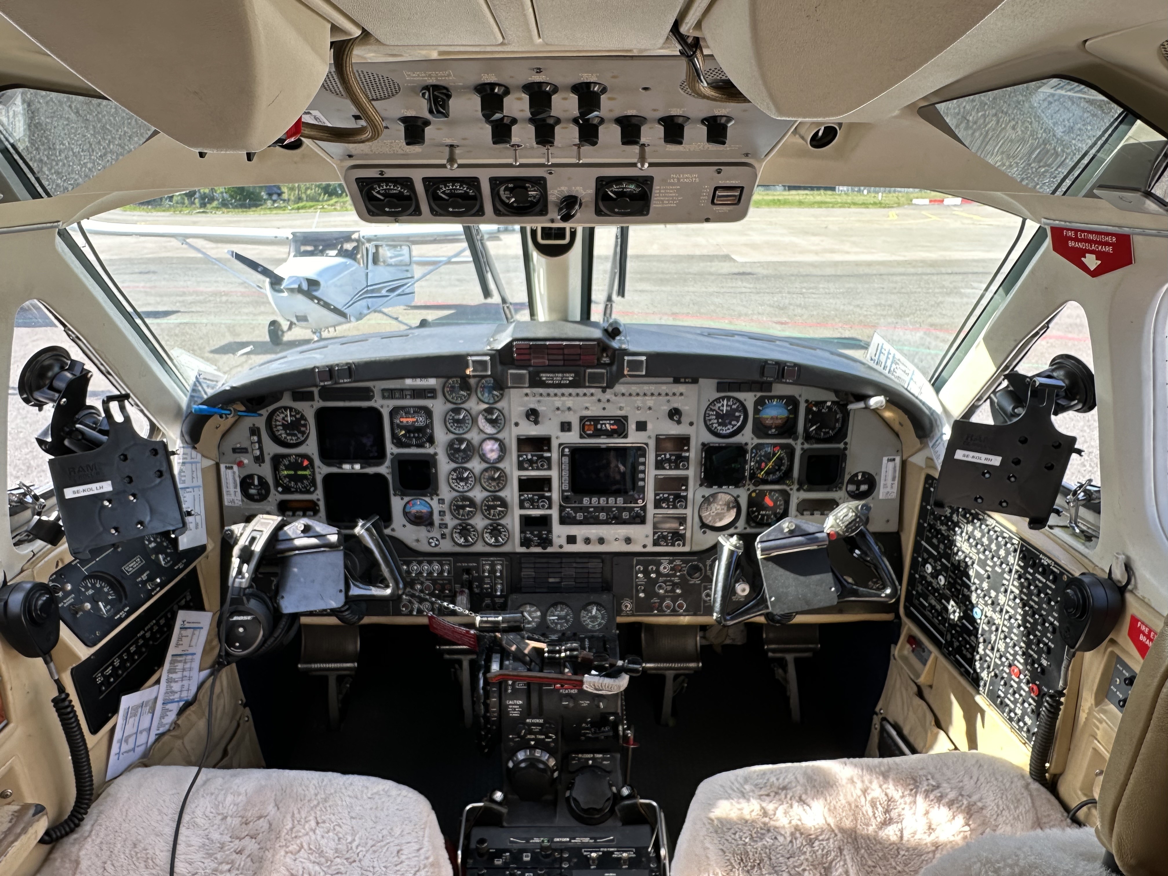 1989 Beechcraft King Air 300 For Sale | Sweden. 13159 hrs. | AvBuyer