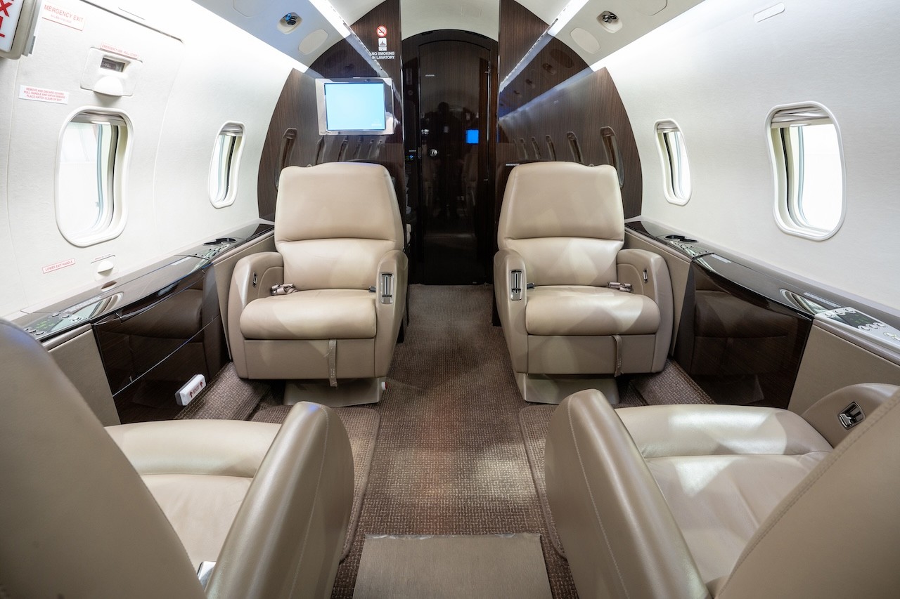 Bombardier Challenger 300 Jets for Sale Worldwide | AvBuyer