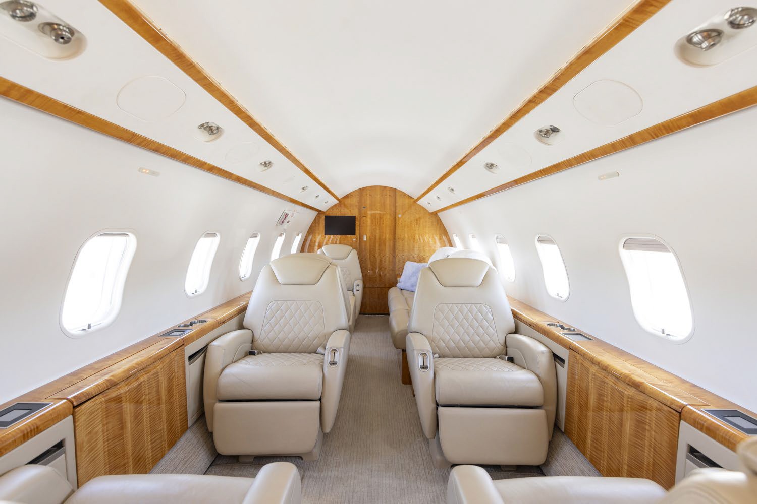Bombardier Challenger 300 Jets for Sale Worldwide | AvBuyer