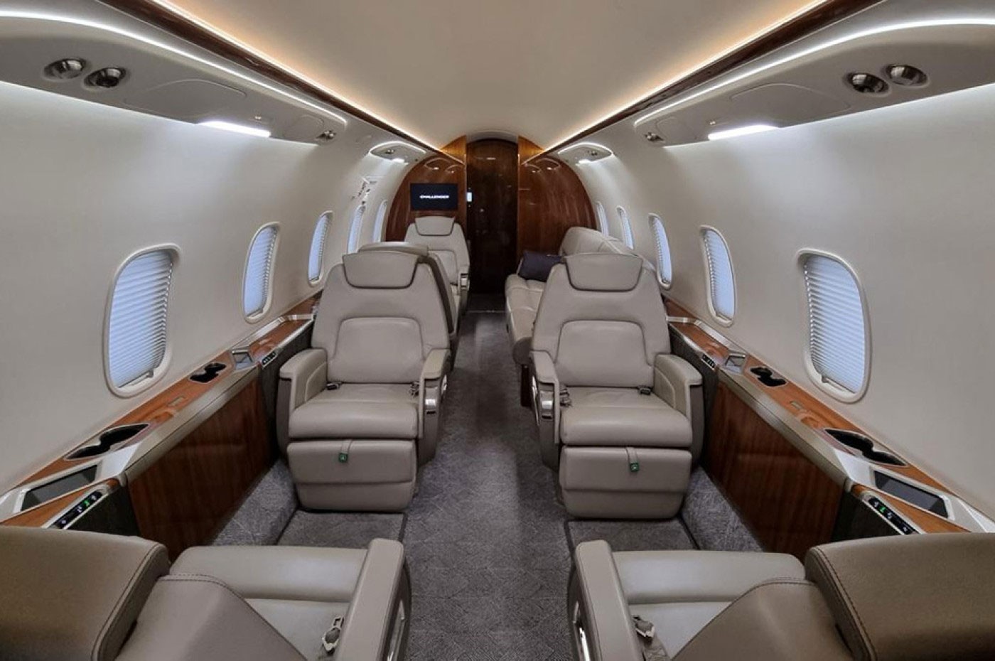 2017 Bombardier Challenger 350 For Sale | GT. 2531.8 hrs. | AvBuyer