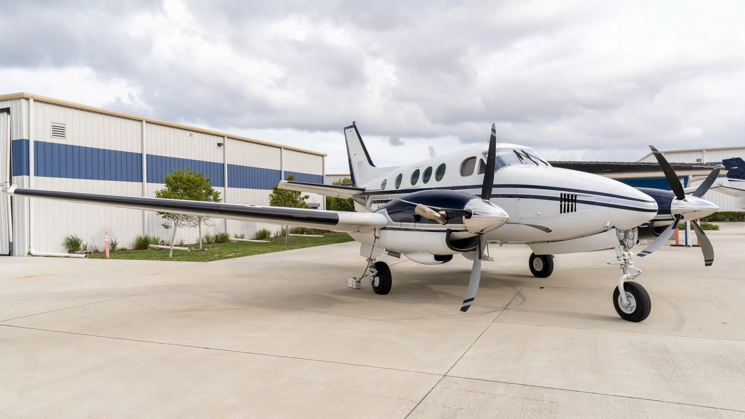 Beechcraft King Air C90 For Sale | FL, US. 8361 hrs. N | AvBuyer
