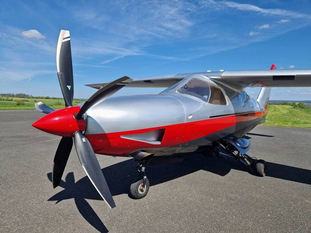 2013 Extra Aircraft EA 500 For Sale | FL, US. 600 hrs. | AvBuyer