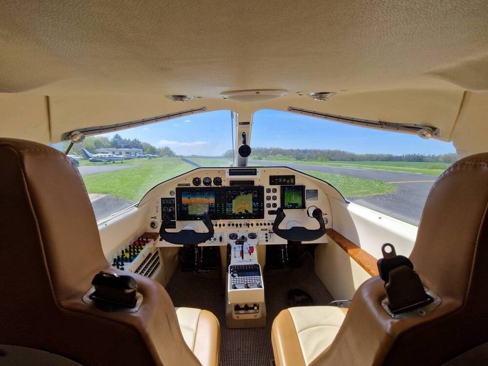 2013 Extra Aircraft EA 500 For Sale | FL, US. 600 hrs. | AvBuyer