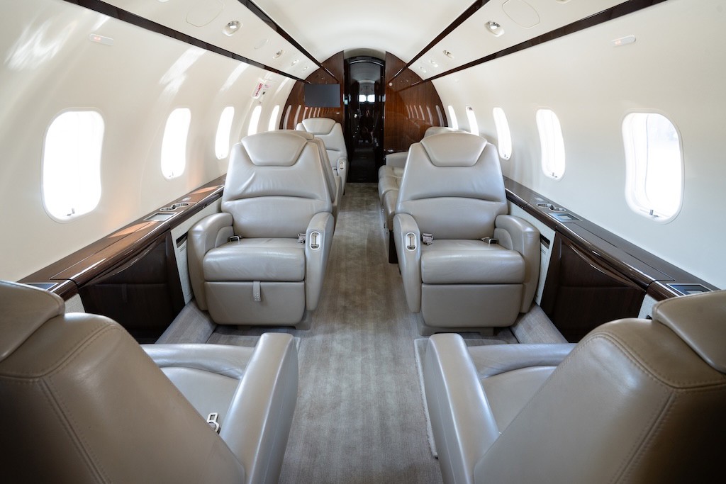 Bombardier Challenger 300 Jets for Sale Worldwide | AvBuyer