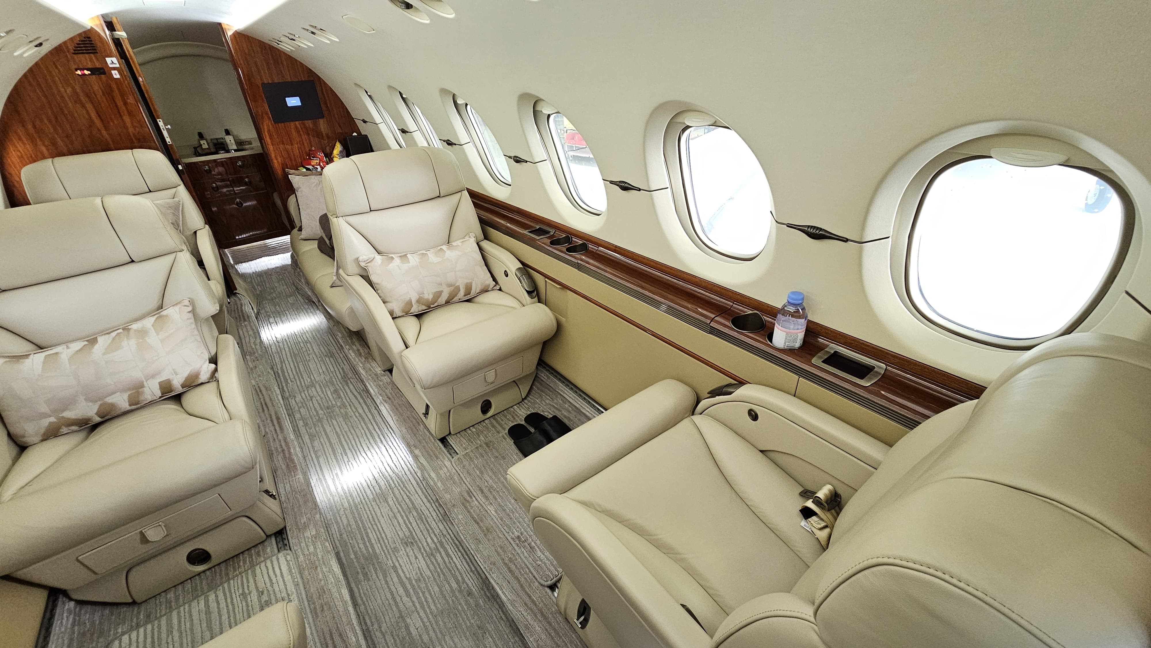 Hawker 900XP Private Jets for Sale | AvBuyer
