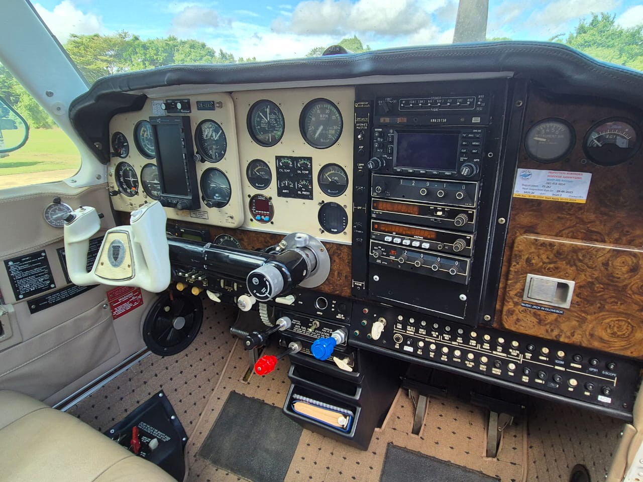 1977 Beechcraft F33A Bonanza For Sale | ZA. 3350 hrs. | AvBuyer