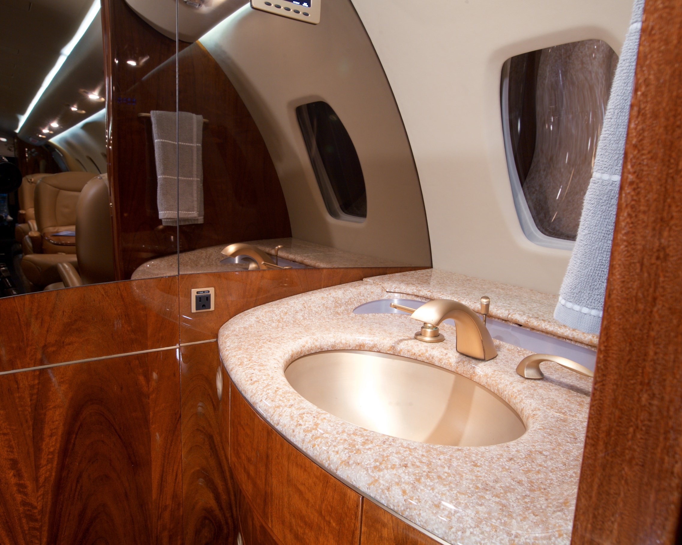 2006 Cessna Citation Sovereign For Sale | MI, US. 6898 hrs. | AvBuyer